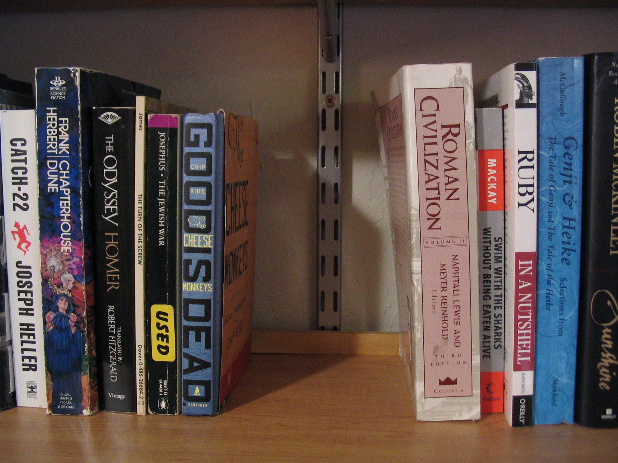 How to Install Standard-and-Bracket Book Shelves : 7 Steps (with ...