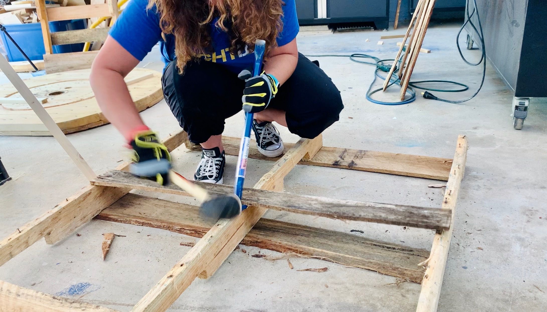 Cable Spool Pallet Bench - DIY Outdoor Seating! : 10 Steps (with ...