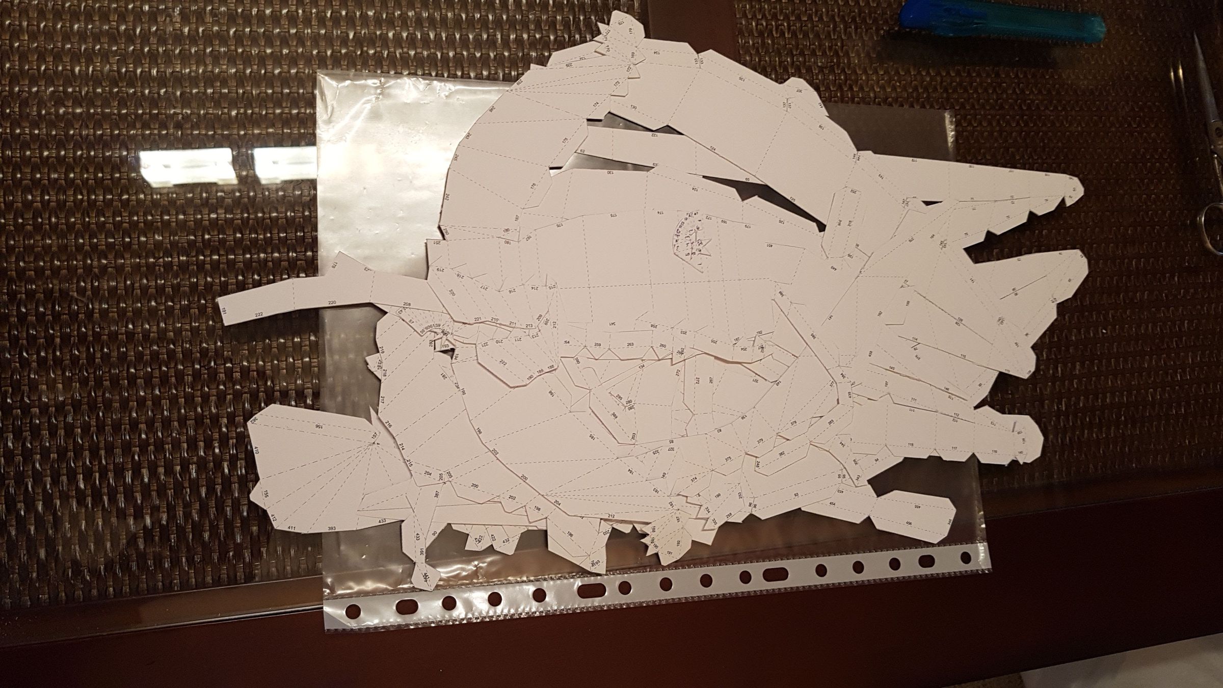 Predator Bio Helmet - Pepakura : 4 Steps (with Pictures) - Instructables