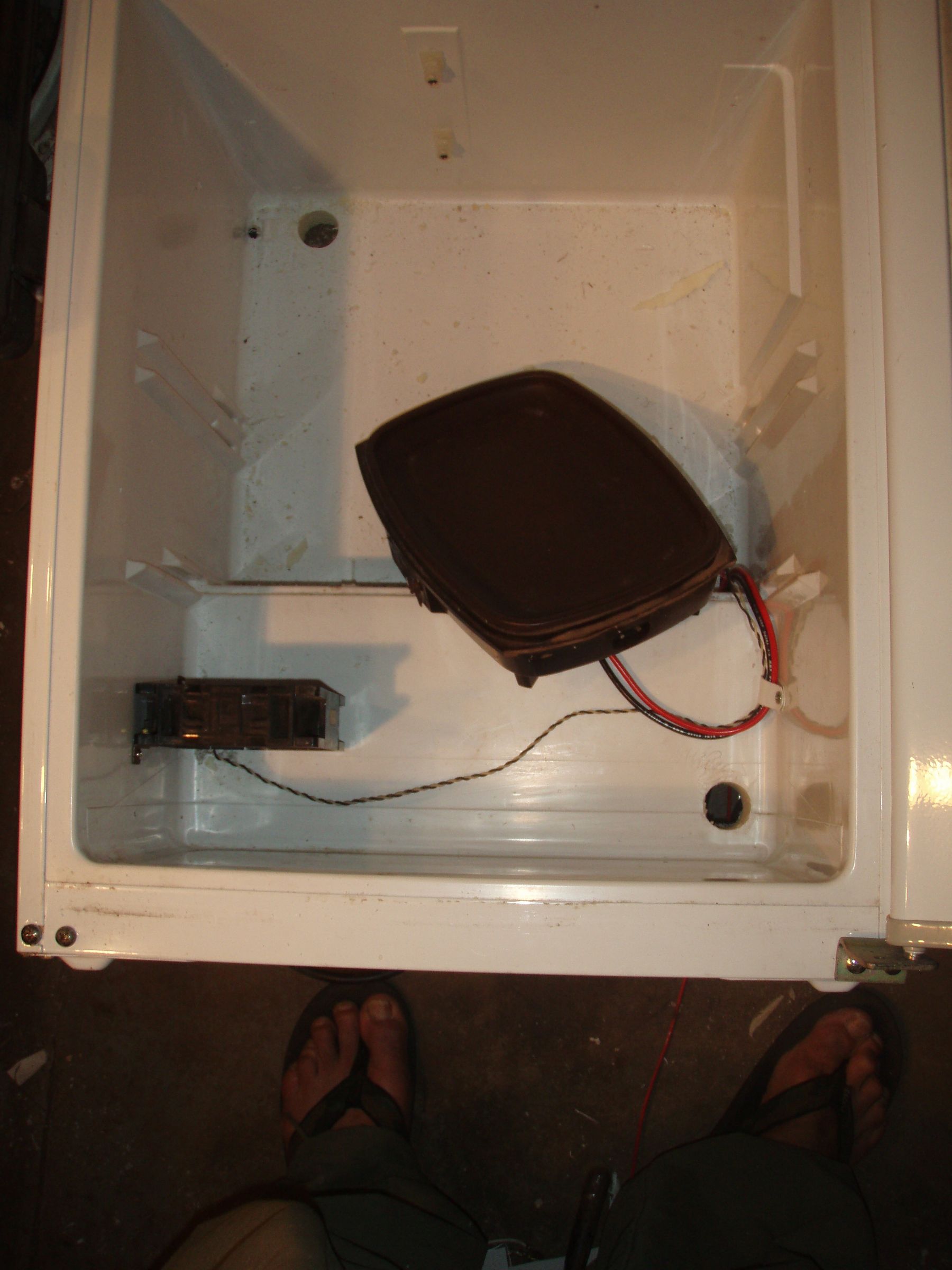 Make a Dehydrator From a Dorm Fridge : 5 Steps (with Pictures ...