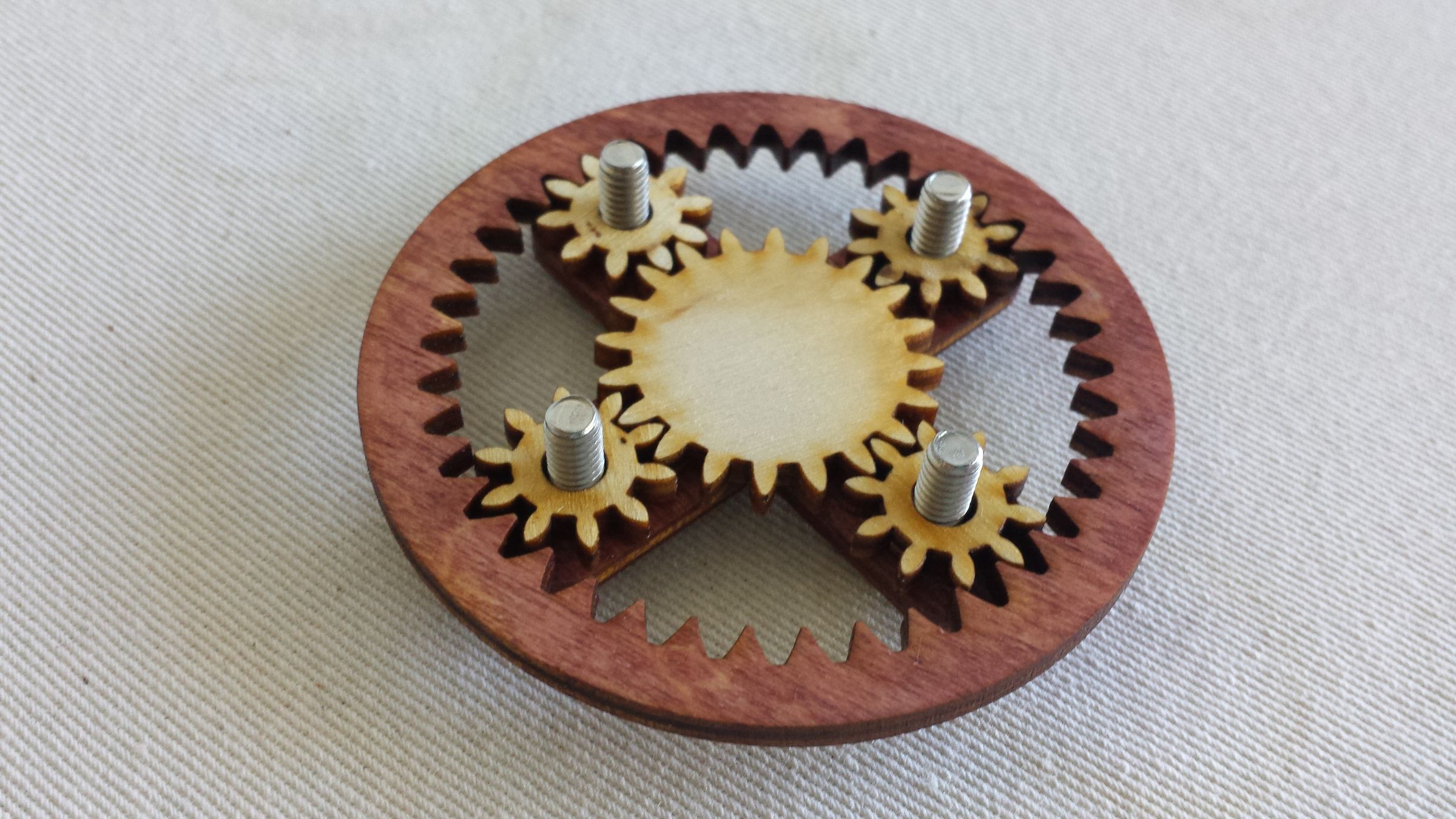 Wooden Gear Trains : 17 Steps (with Pictures) - Instructables