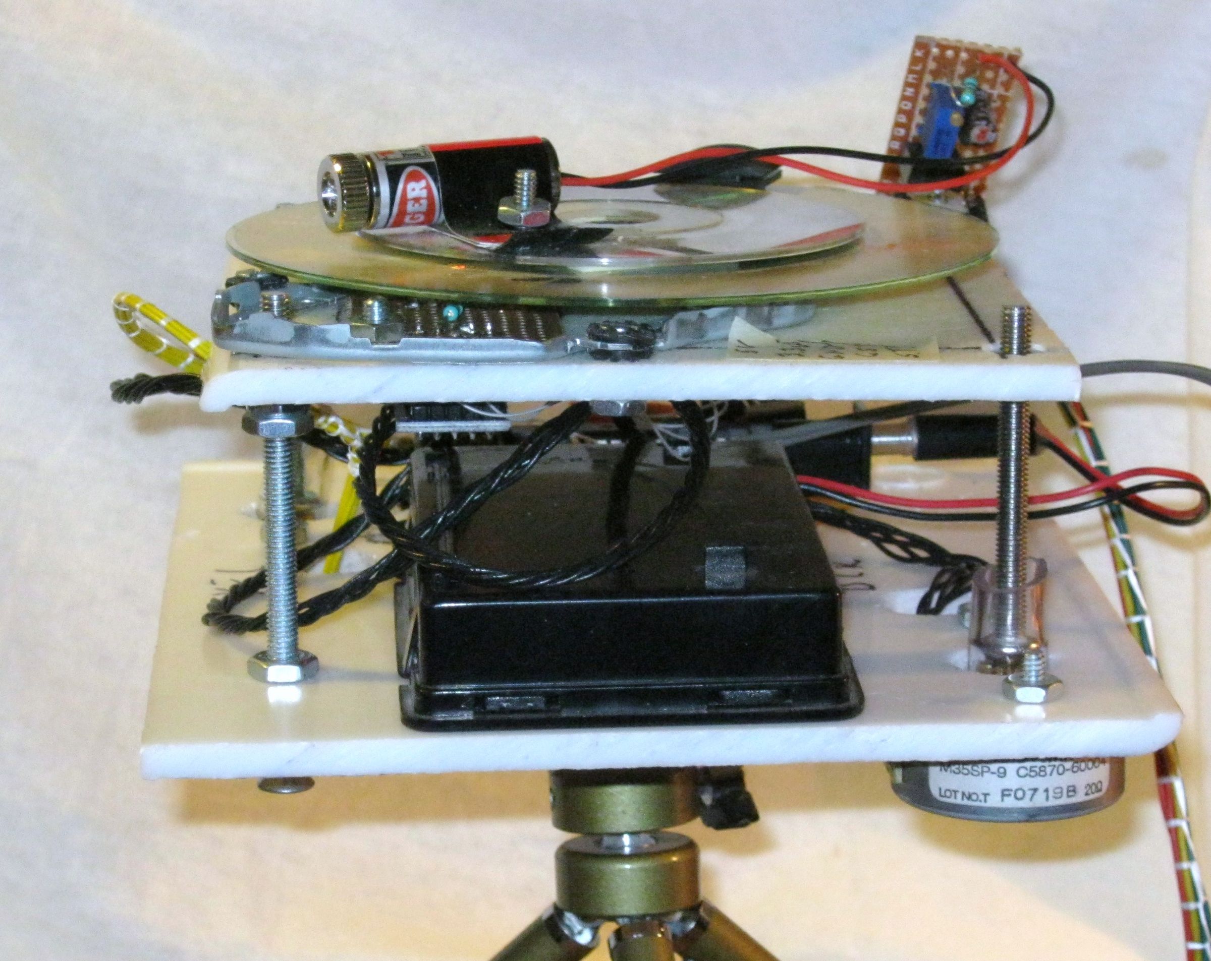 Auto Leveling Laser Cross : 11 Steps (with Pictures) - Instructables