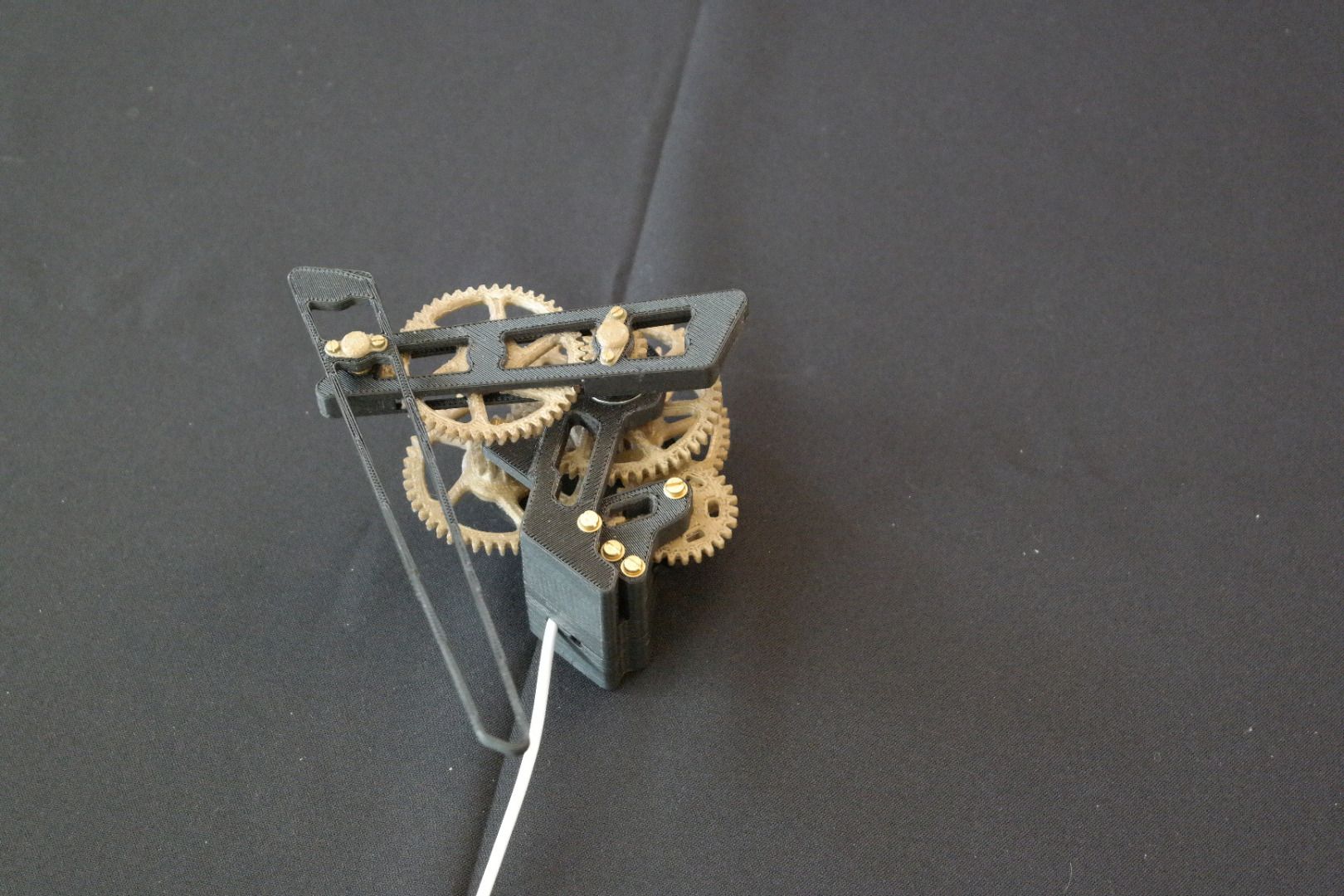 Hand in Hand Skeleton Clock : 11 Steps (with Pictures) - Instructables