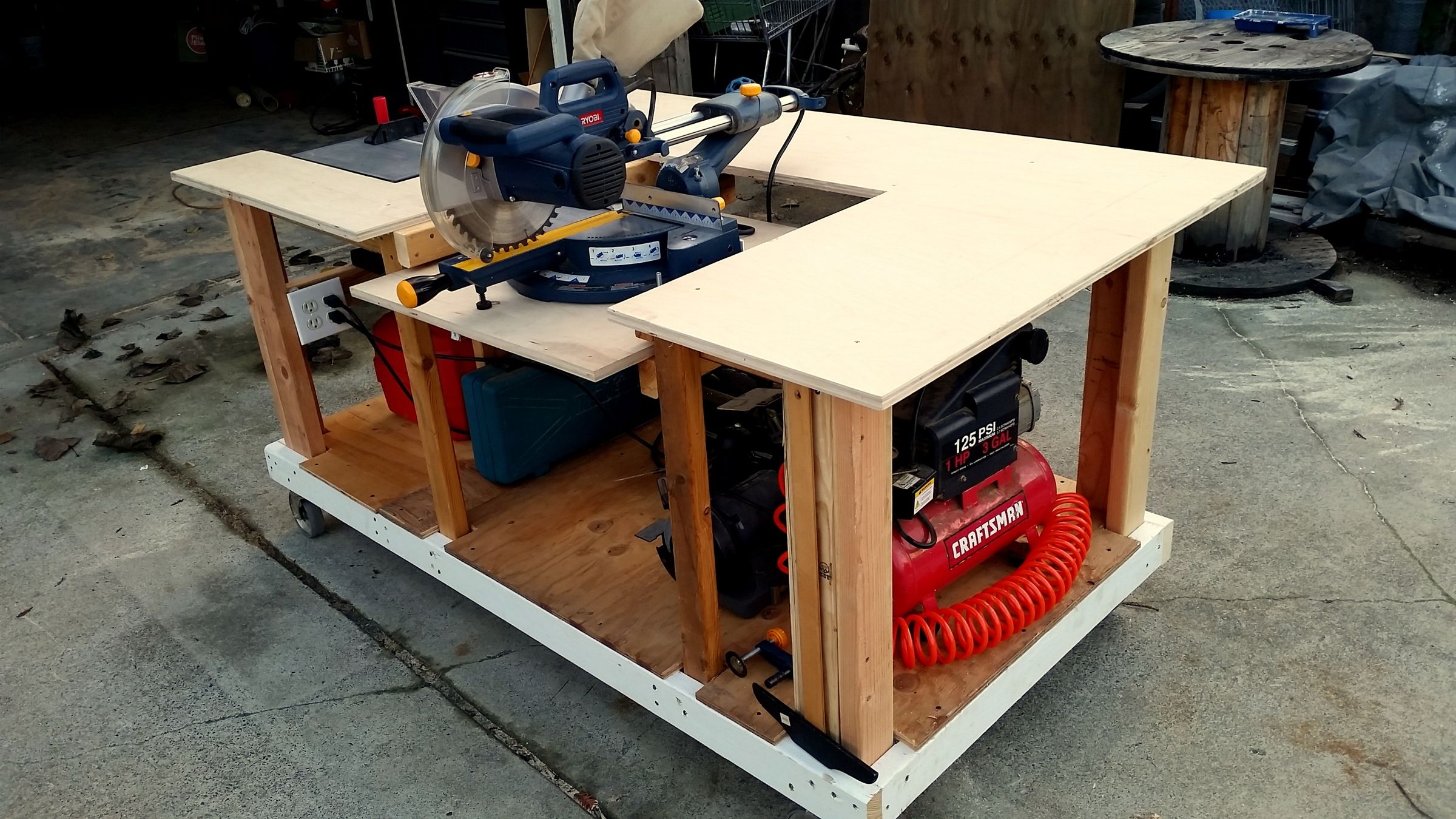 Mobile Workbench With Built-in Table & Miter Saws : 8 Steps (with ...
