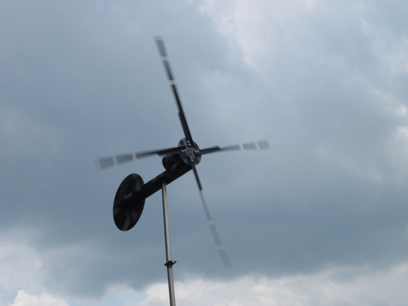 Small Wind Powered Generator : 9 Steps (with Pictures) - Instructables