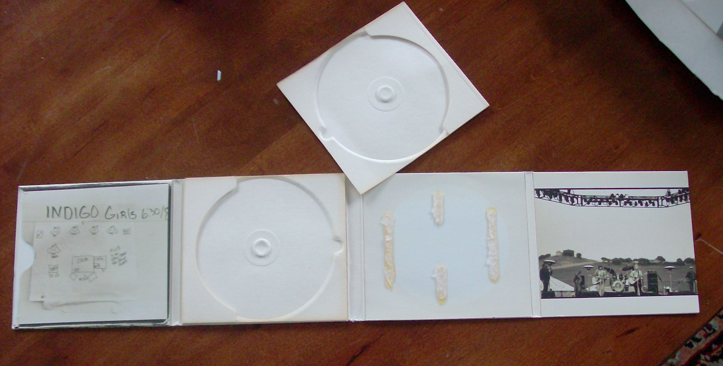 Upcycle Your Old CD Covers : 6 Steps - Instructables