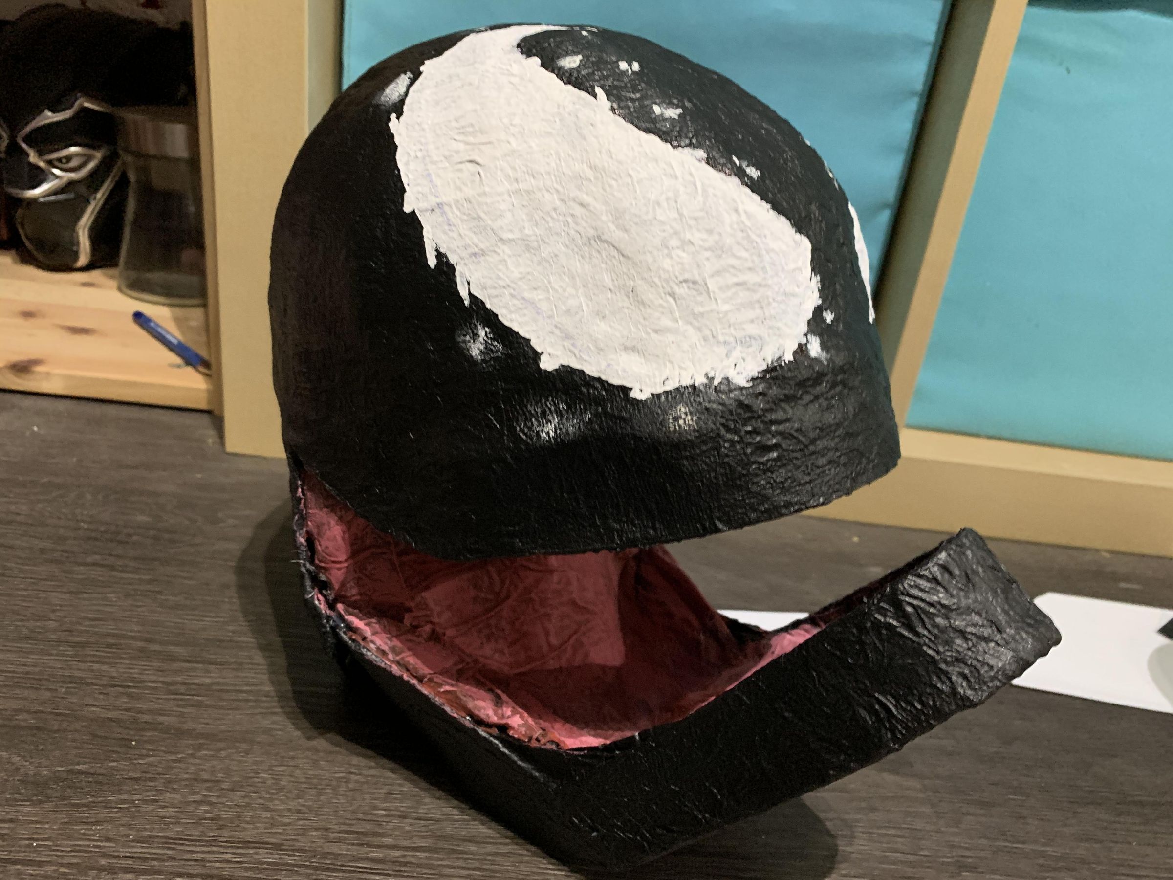 Venom Puppet Costume : 9 Steps (with Pictures) - Instructables
