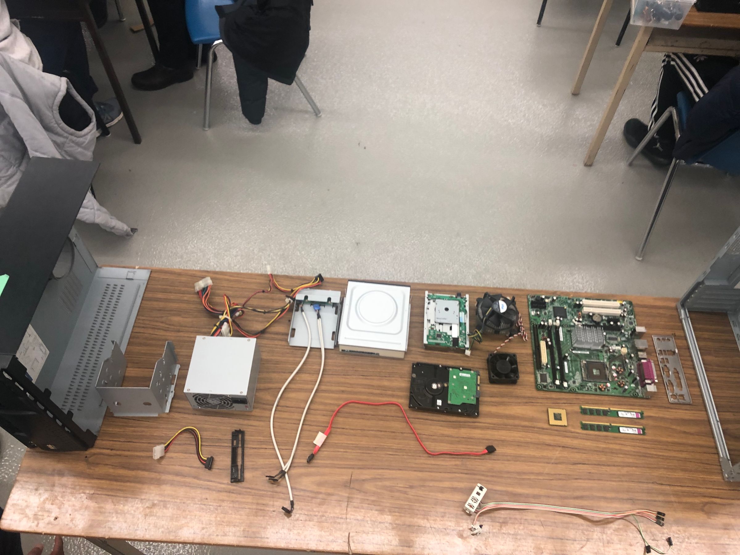 How to Disassemble a Computer With Easy Steps and Pictures : 13 Steps ...