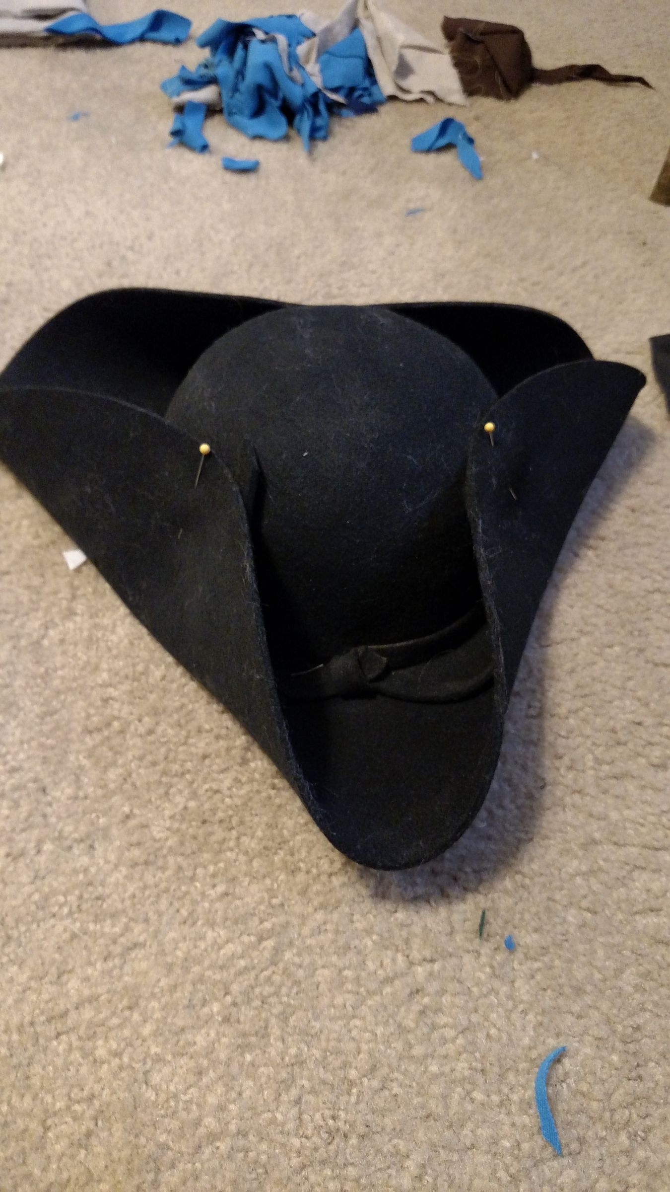 Quality Easy Pirate Hat : 4 Steps (with Pictures) - Instructables