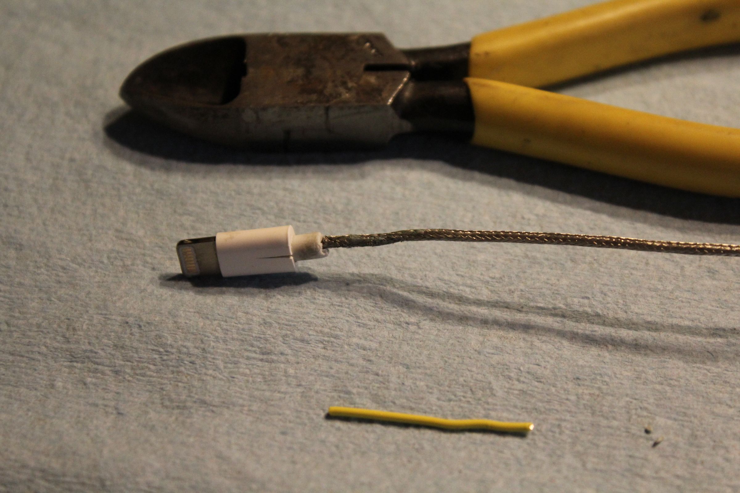 Fix a Frayed IPhone Cable With Adhesive-Lined Heat-Shrink Tubing : 4 ...