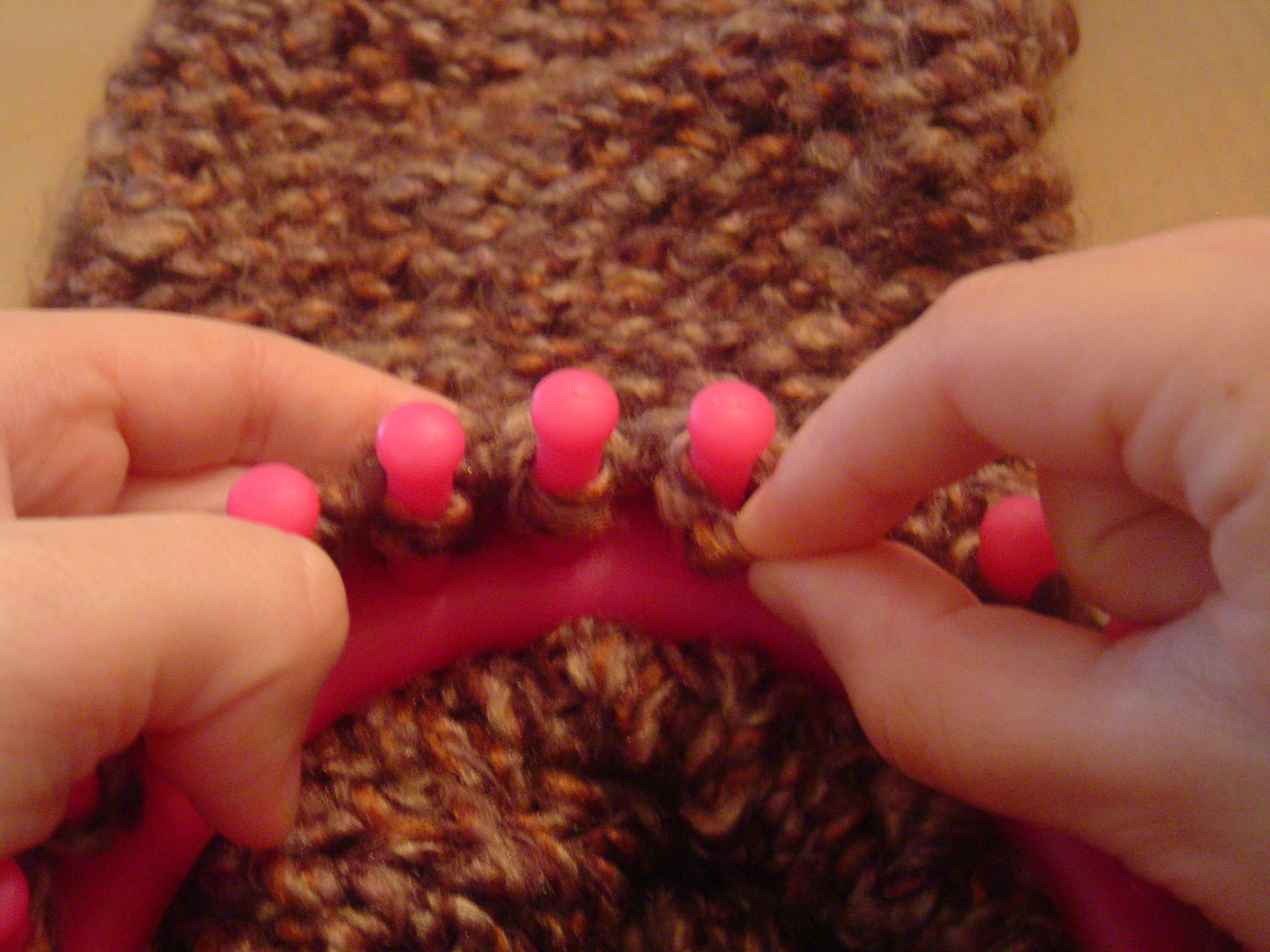 How to Loom Knit : 4 Steps (with Pictures) - Instructables