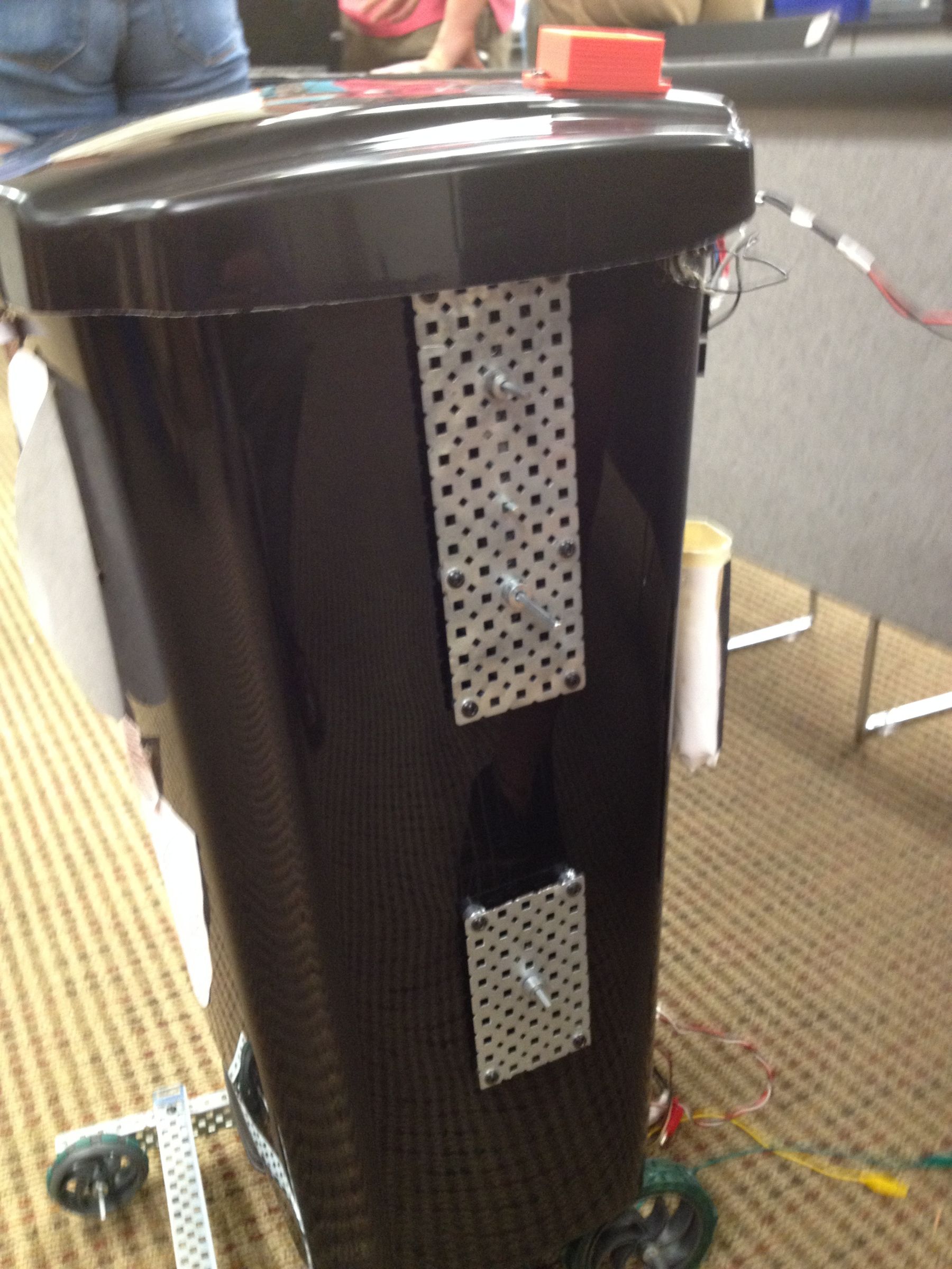 Mechanical Trash Compactor : 6 Steps - Instructables