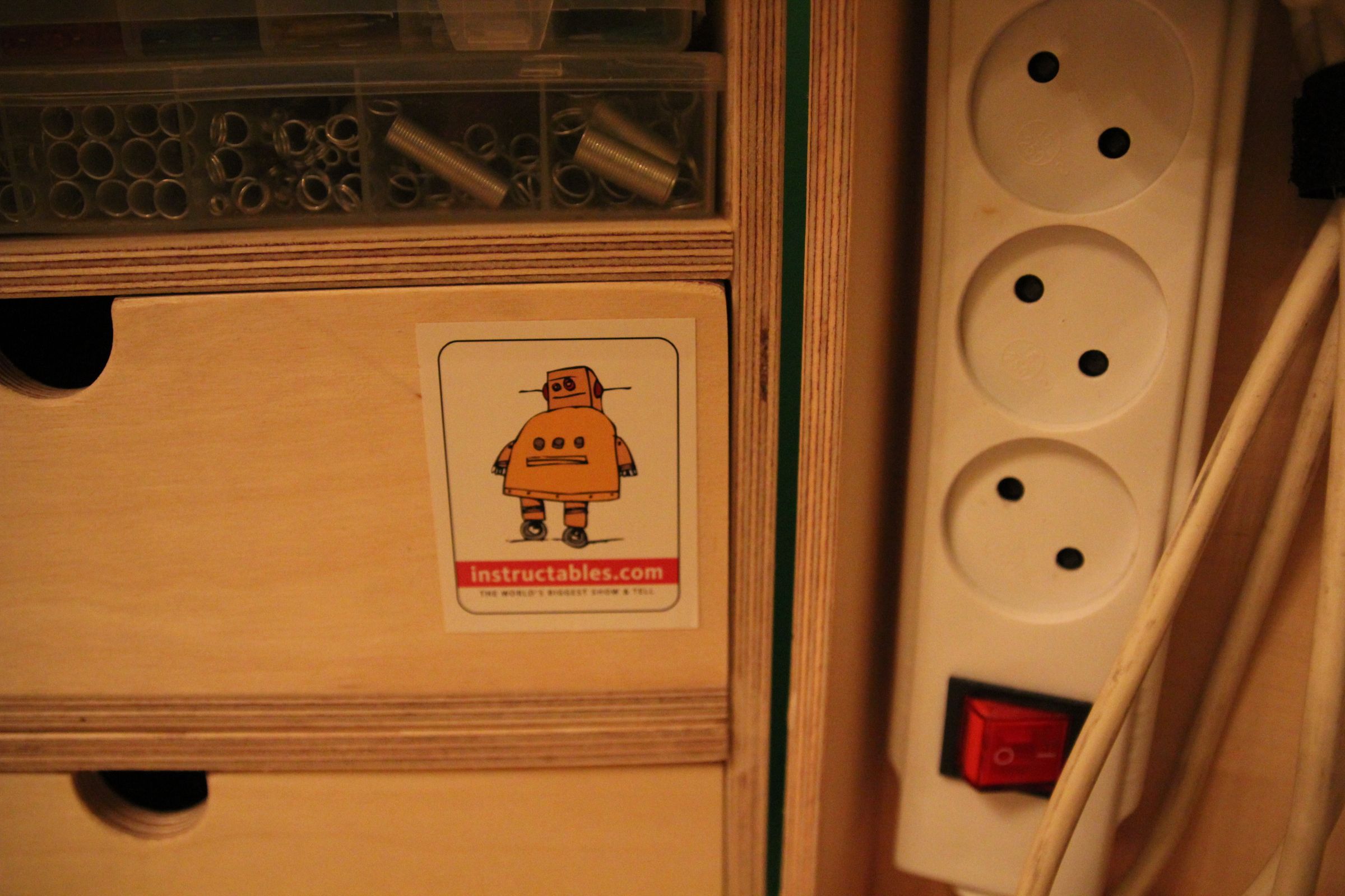 Make a Portable Workstation : 14 Steps (with Pictures) - Instructables