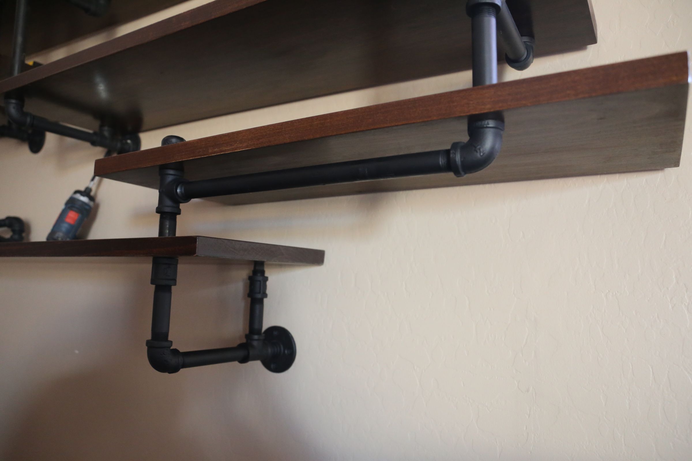 Industrial Pipe Shelving Built-In : 7 Steps (with Pictures) - Instructables