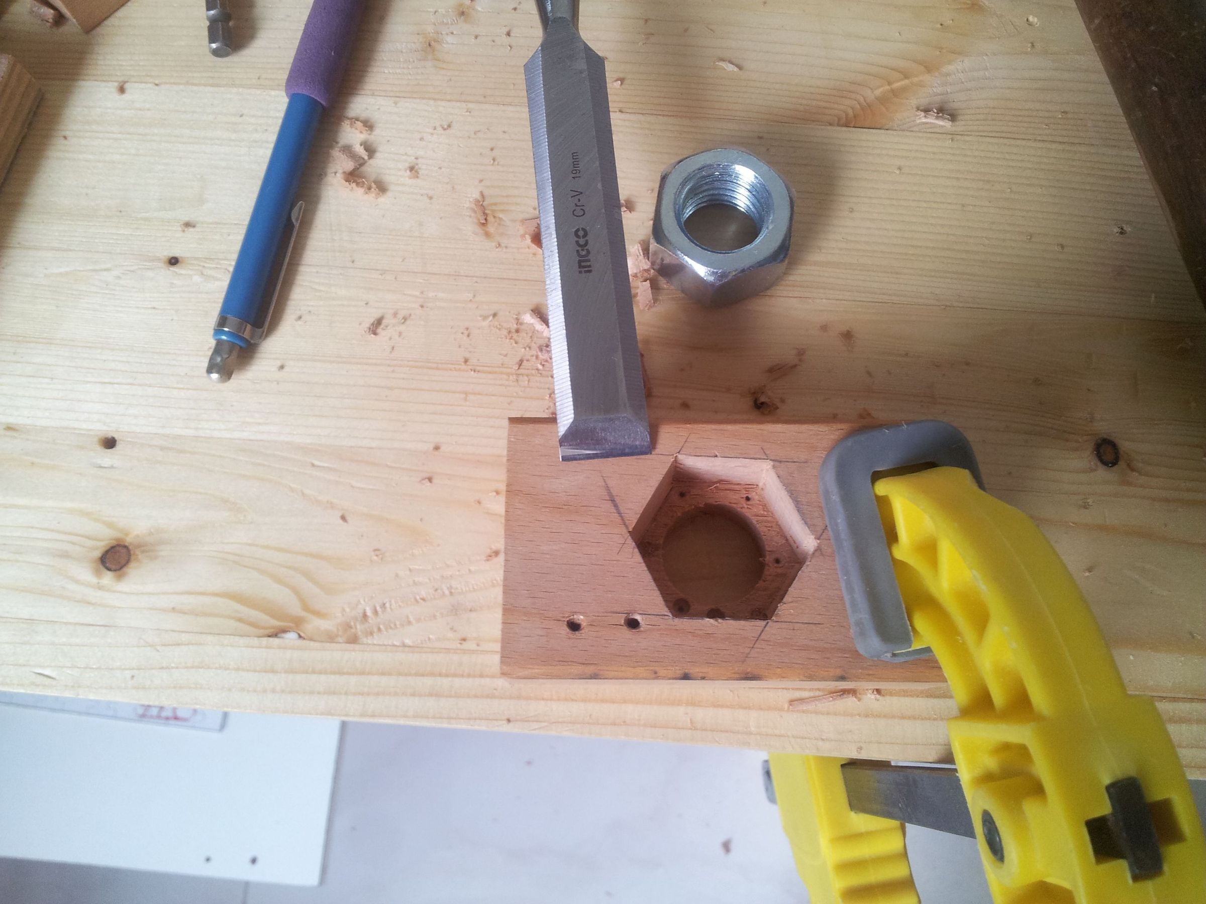 DIY Portable Workbench (knock-down Design) With a Leg Vise and Storage ...