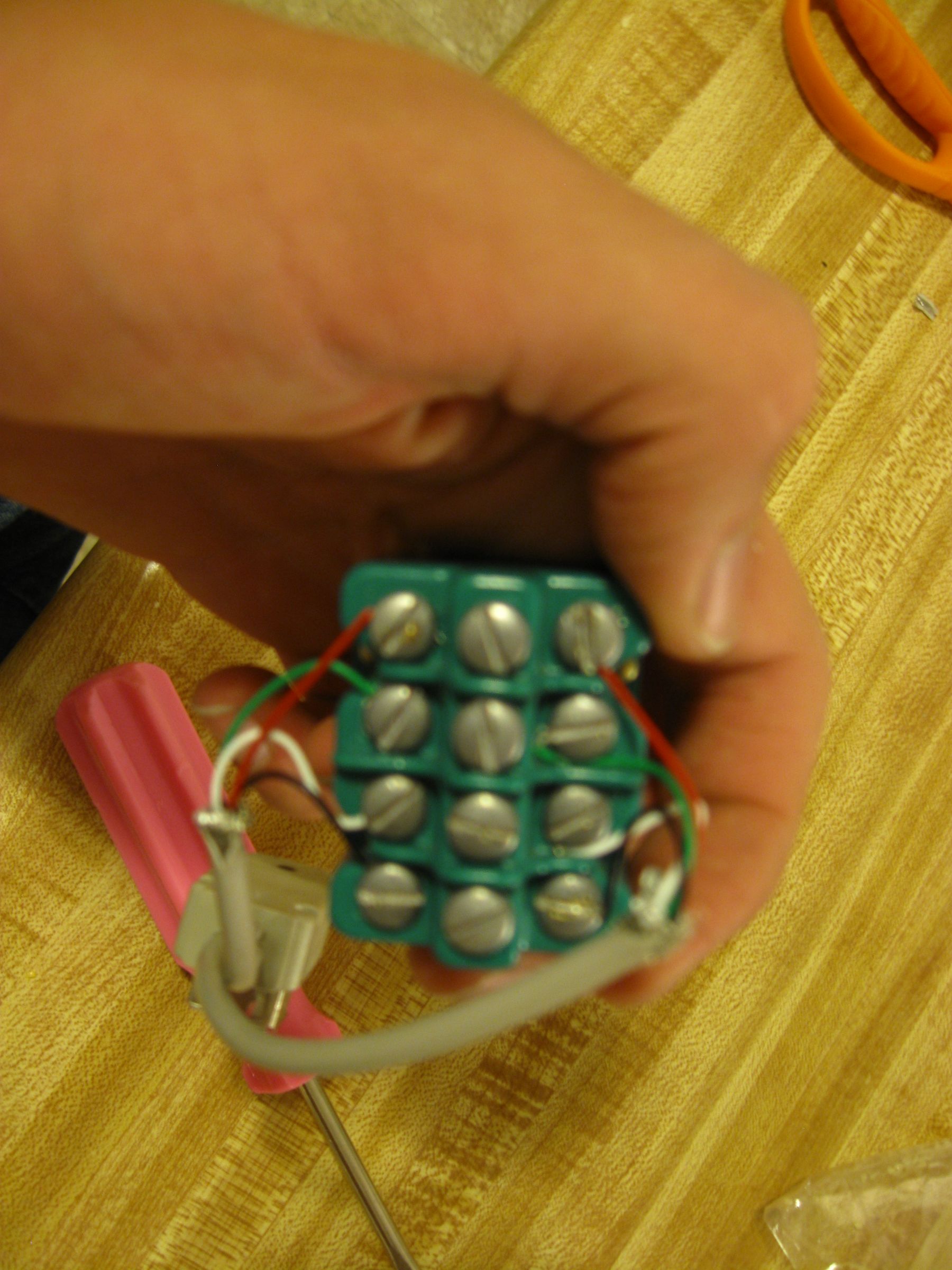 Simple USB Switch : 4 Steps - Instructables