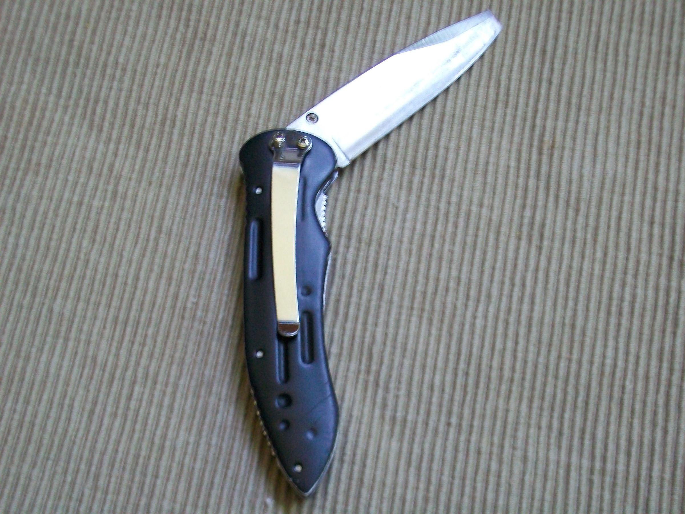 Make a Realistic Prop/Fake Knife : 6 Steps - Instructables