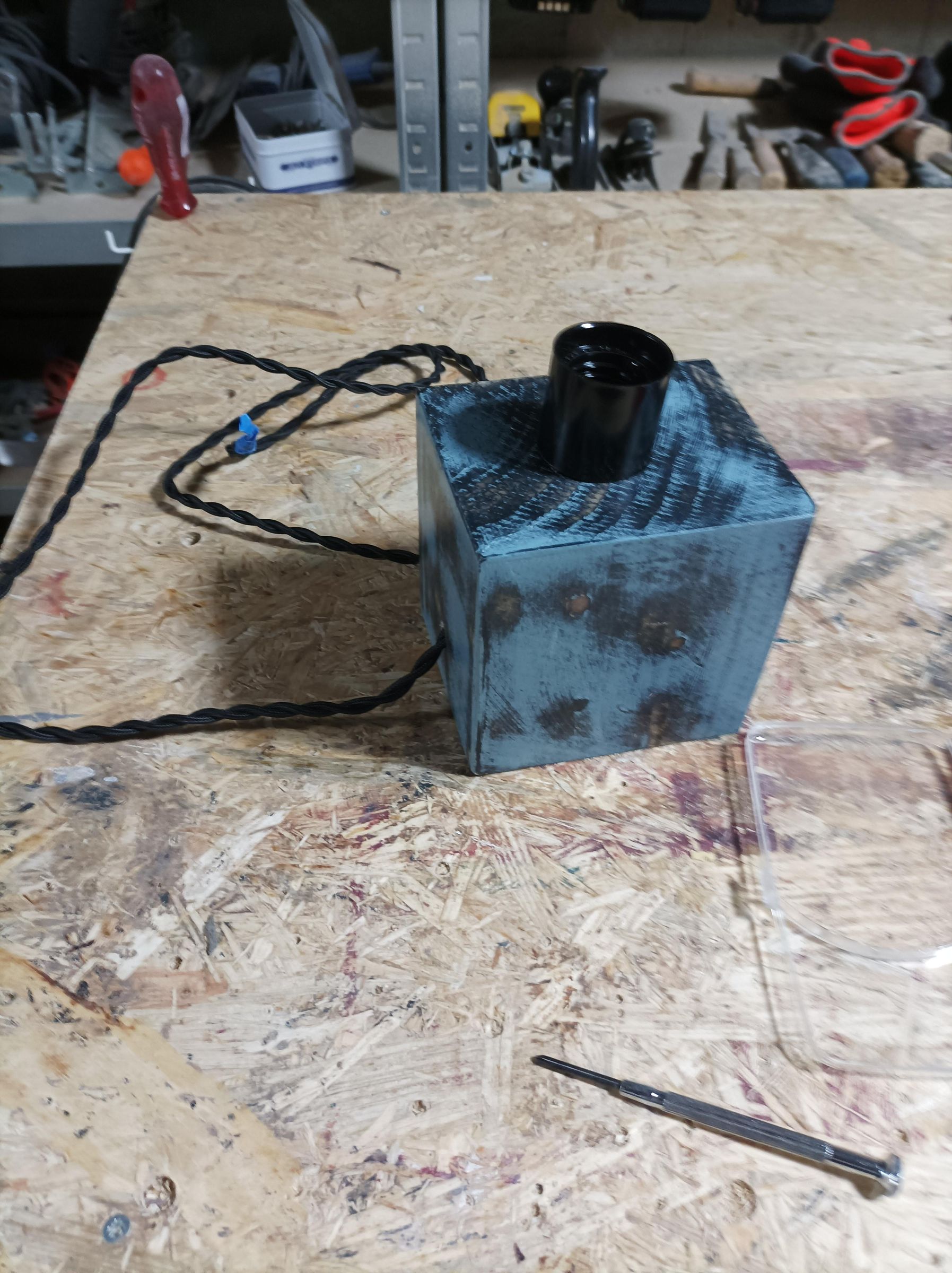 Design Lamps From Pallet Blocks : 6 Steps - Instructables