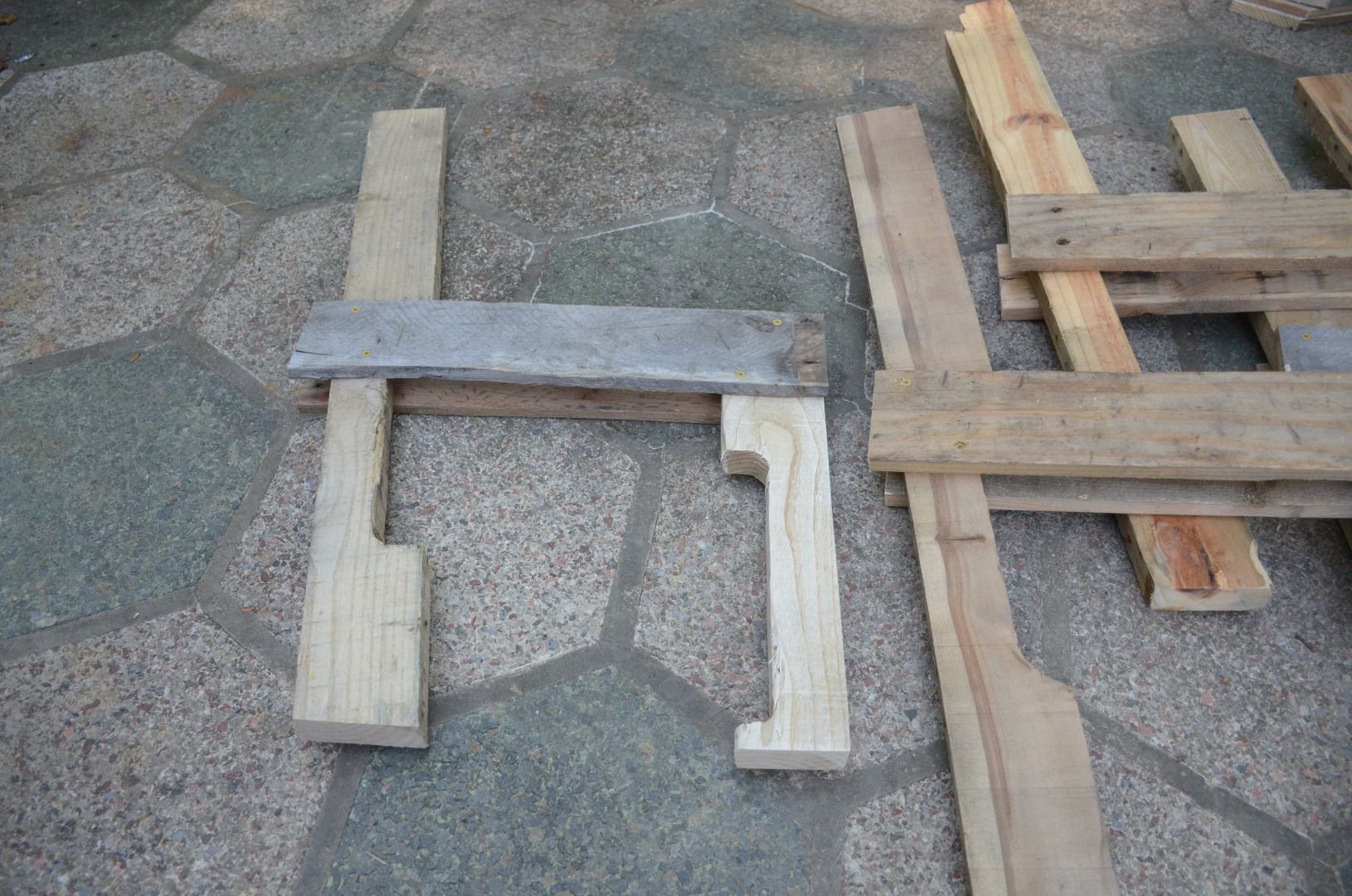 DIY Hexagonal Tree Bench From Wood Pallets - 100% Pallet Wood : 12 ...