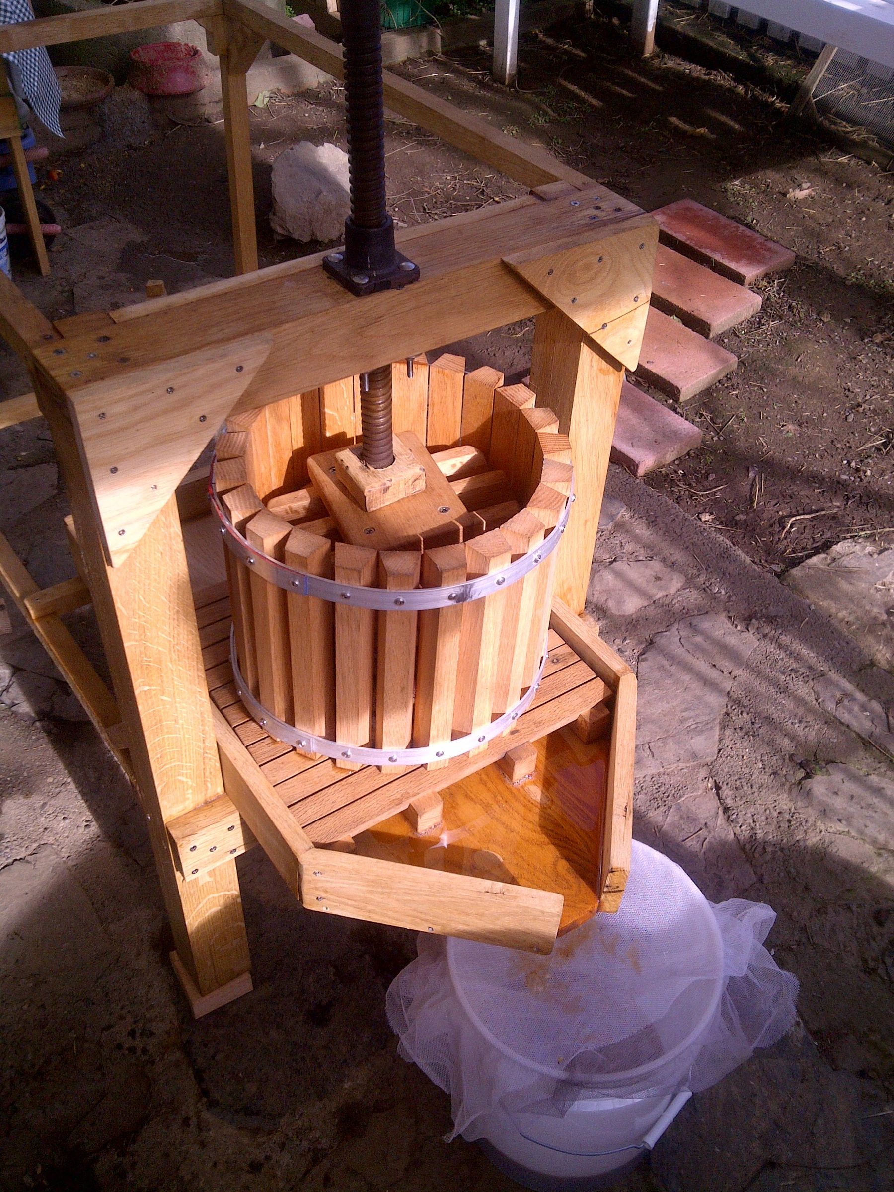 Apple Cider Press With Grinder : 9 Steps (with Pictures) - Instructables