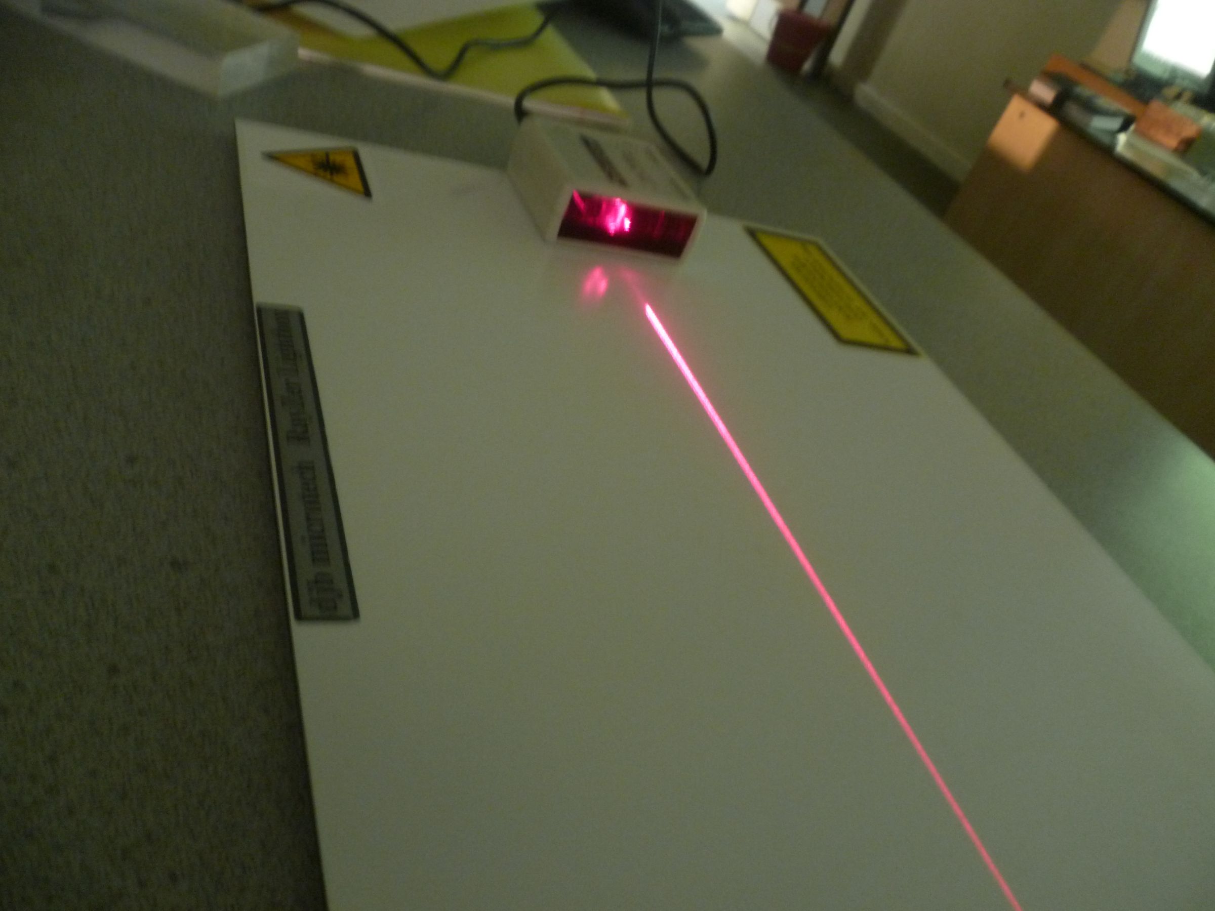 Refracting Light With LASERs : 11 Steps - Instructables