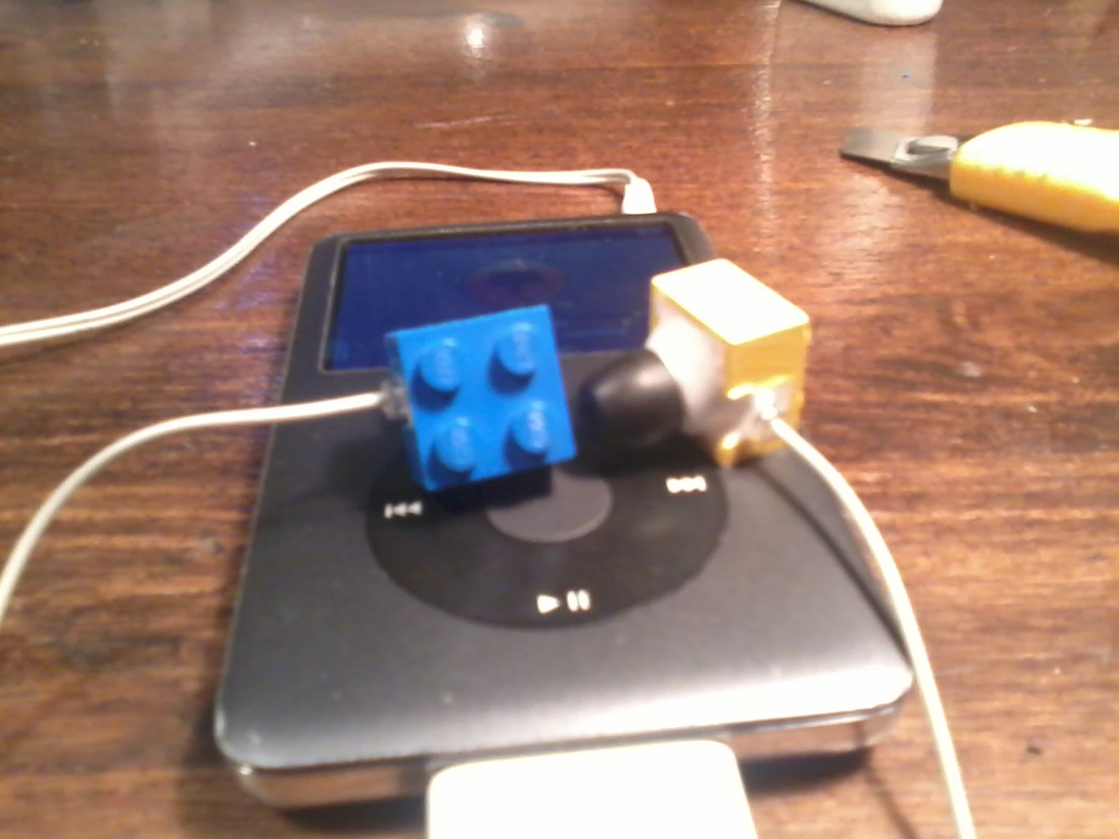 Lego Earphones : 3 Steps - Instructables