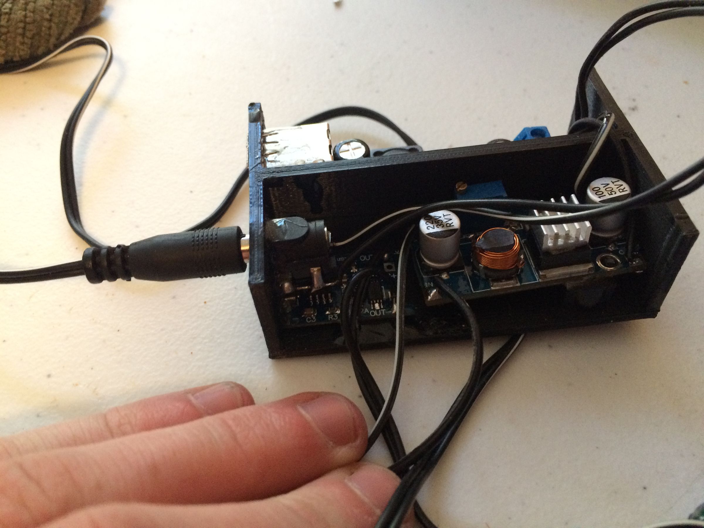 Portable Charger - 2 Ways to Make : 5 Steps (with Pictures) - Instructables