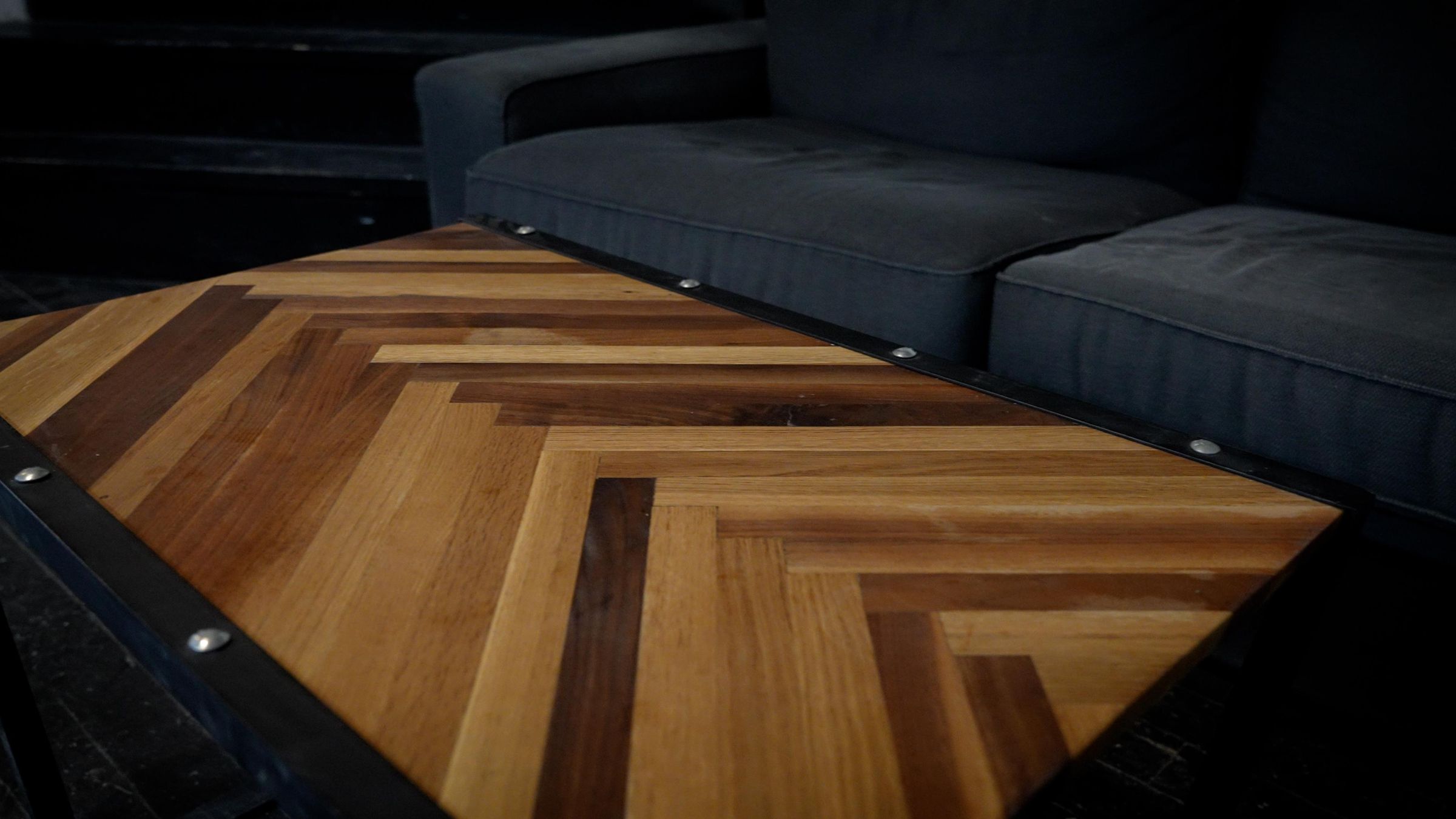 The Solid Wood Herringbone Pattern Table V2.0 : 19 Steps (with Pictures) - Instructables