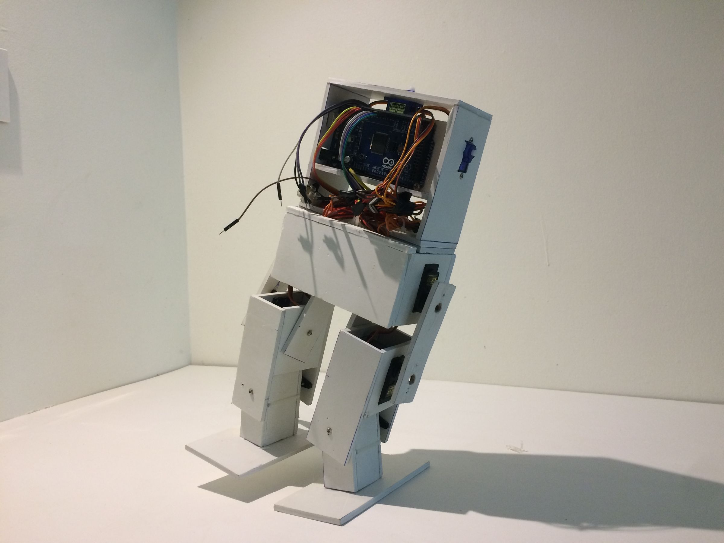 Humanoid Robot Memor : 9 Steps (with Pictures) - Instructables