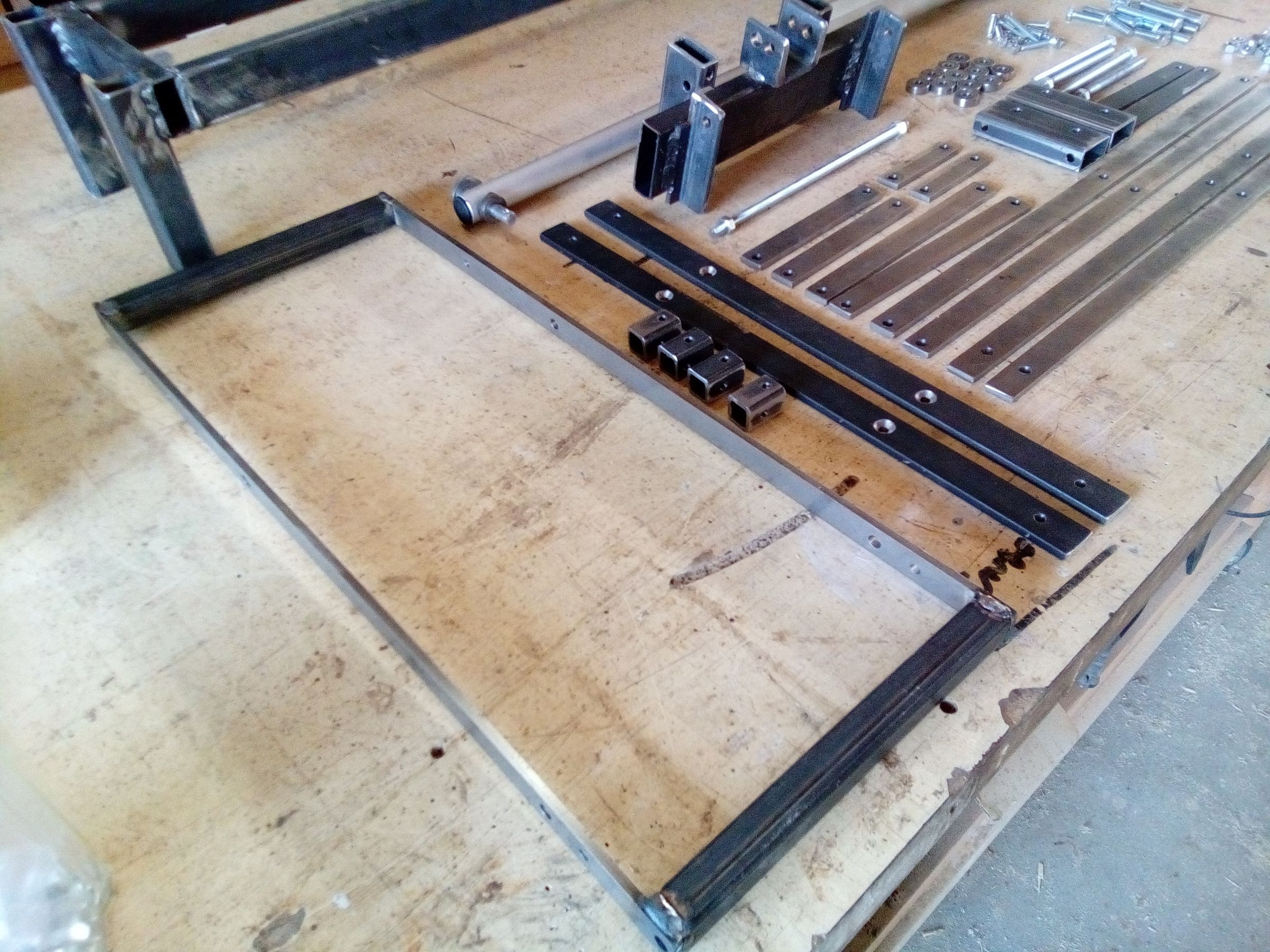 TV LCD 48" Motorized Lift Down Ceiling System : 13 Steps (with Pictures ...