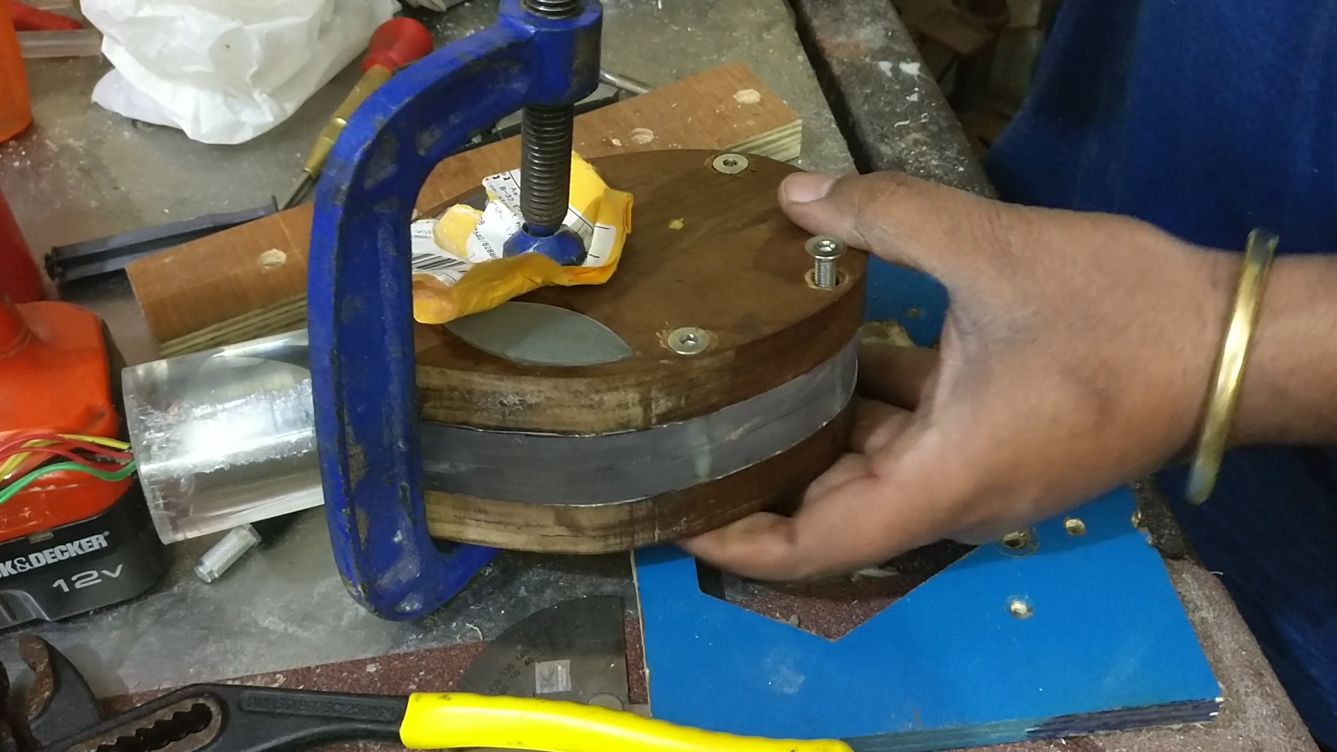 RGB Alienware Headphone Stand : 13 Steps (with Pictures) - Instructables