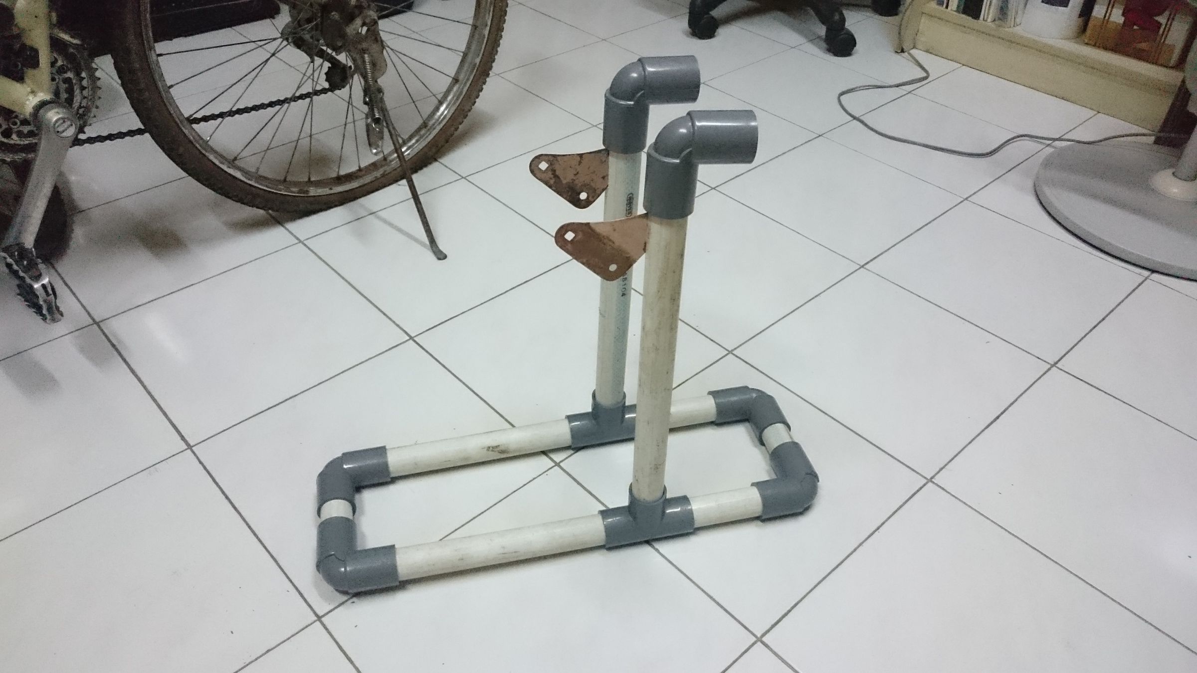 PVC Bike Wheel Stand : 4 Steps - Instructables