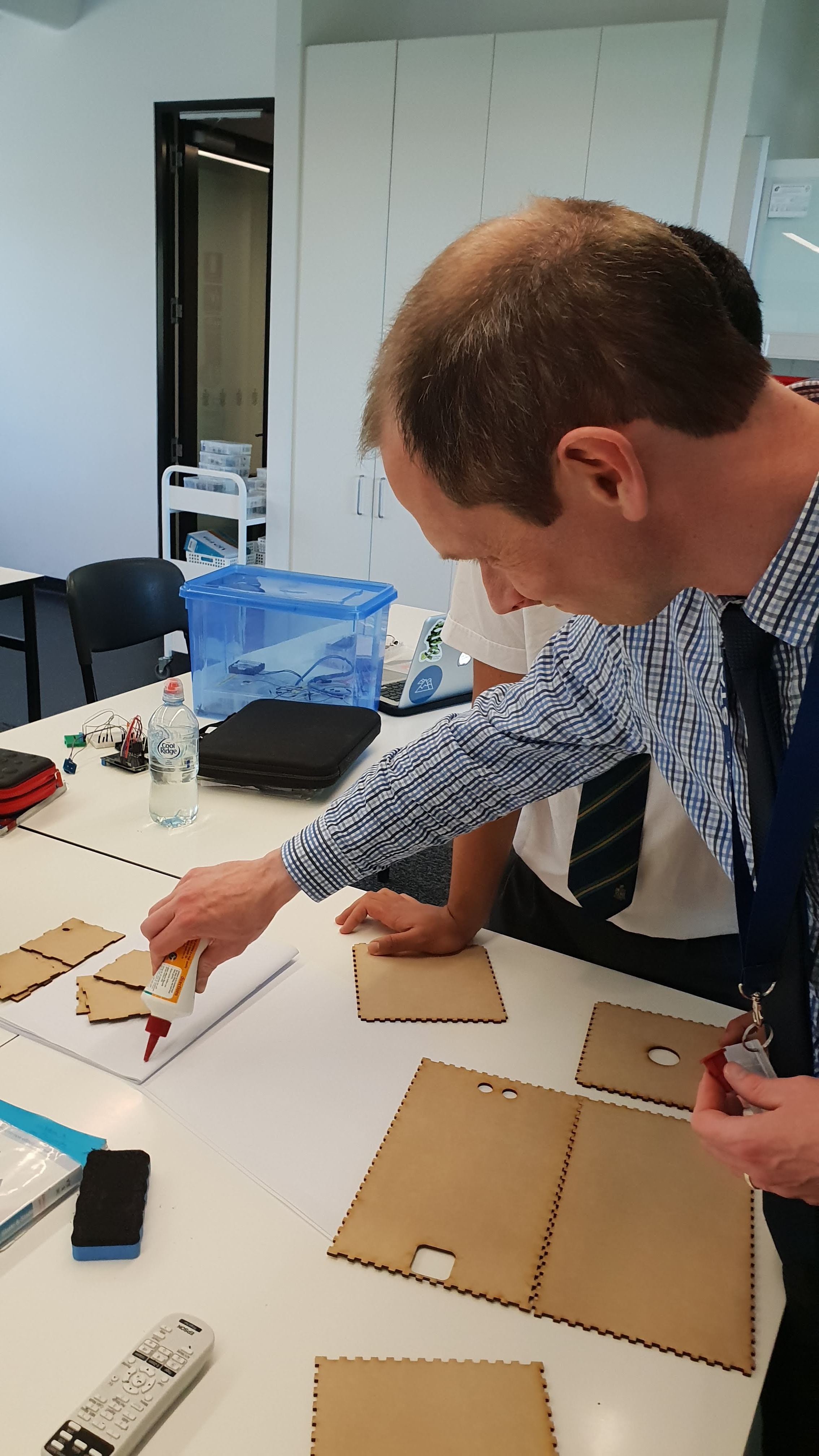 Automatic Arduino Water Dispenser : 9 Steps - Instructables