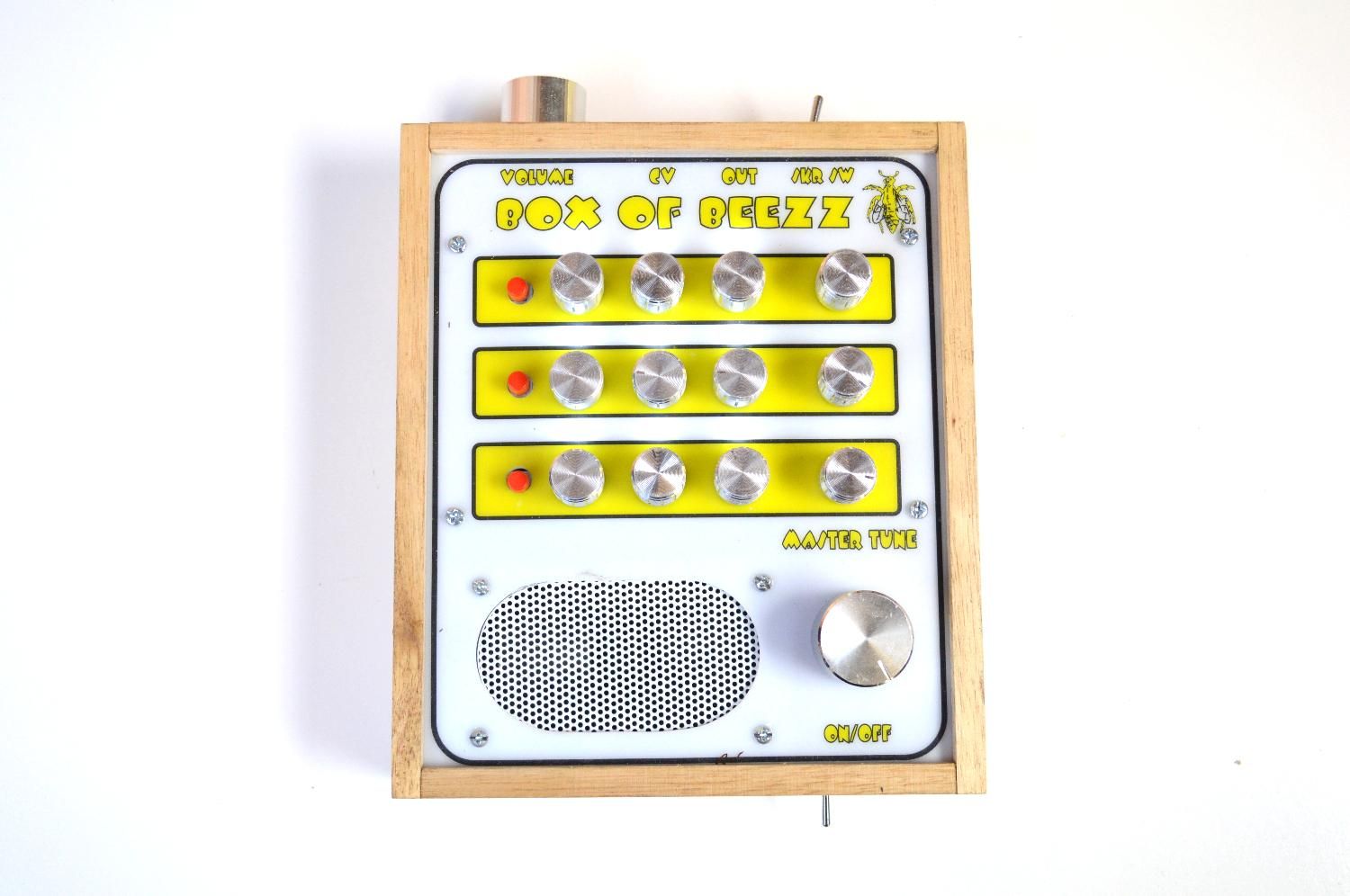 Box of Beezz - Drone Synth : 9 Steps (with Pictures) - Instructables