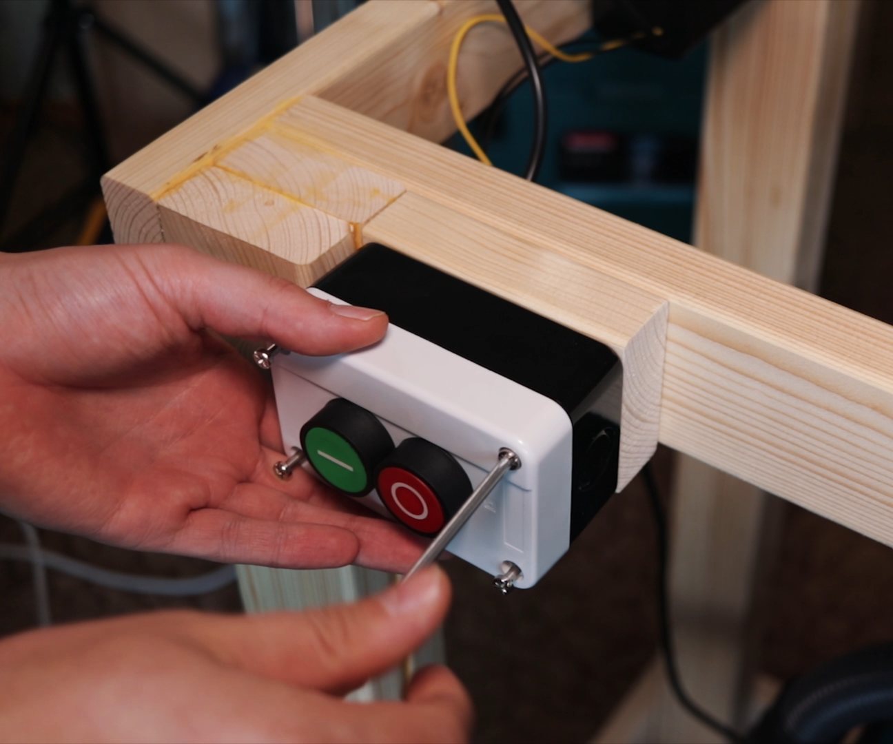 DIY Small/Portable/Convenient Workbench : 27 Steps (with Pictures ...