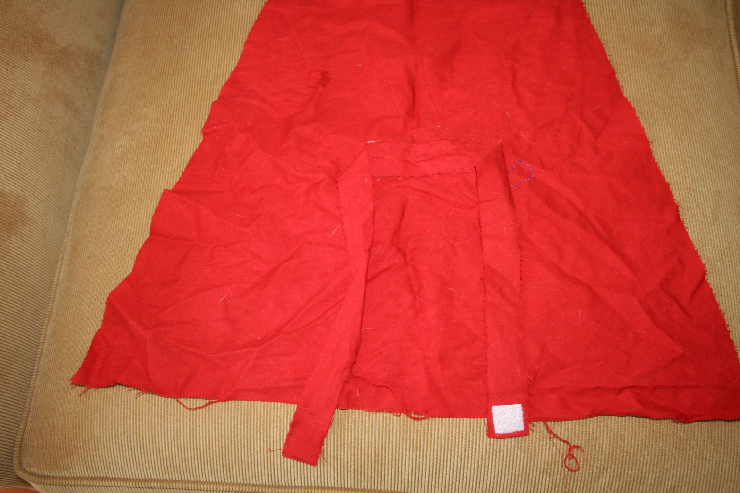 Underdog Cape for Your Dog!! : 6 Steps - Instructables