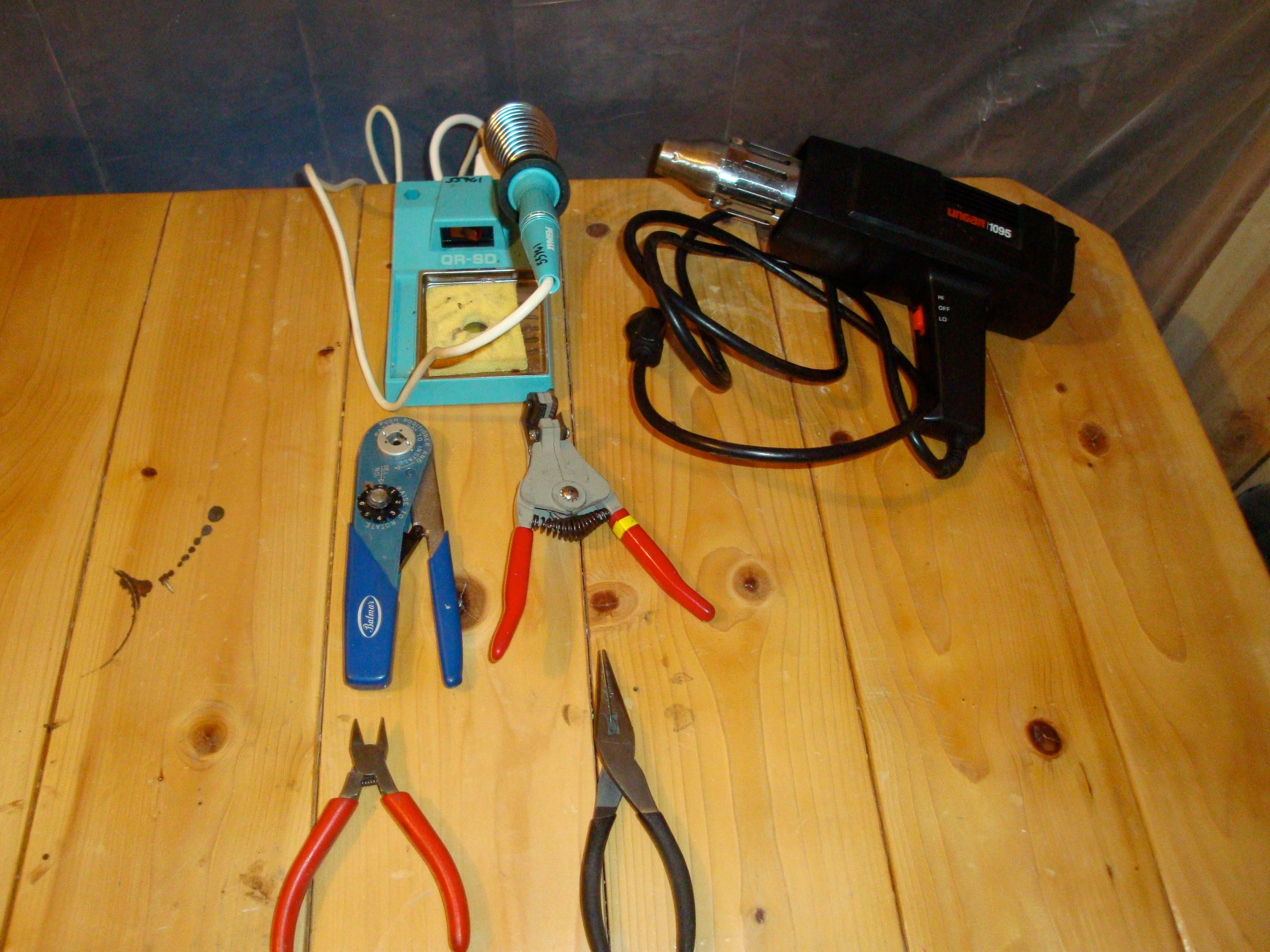 Cheap and Easy 28 VDC Power Supply! : 4 Steps - Instructables