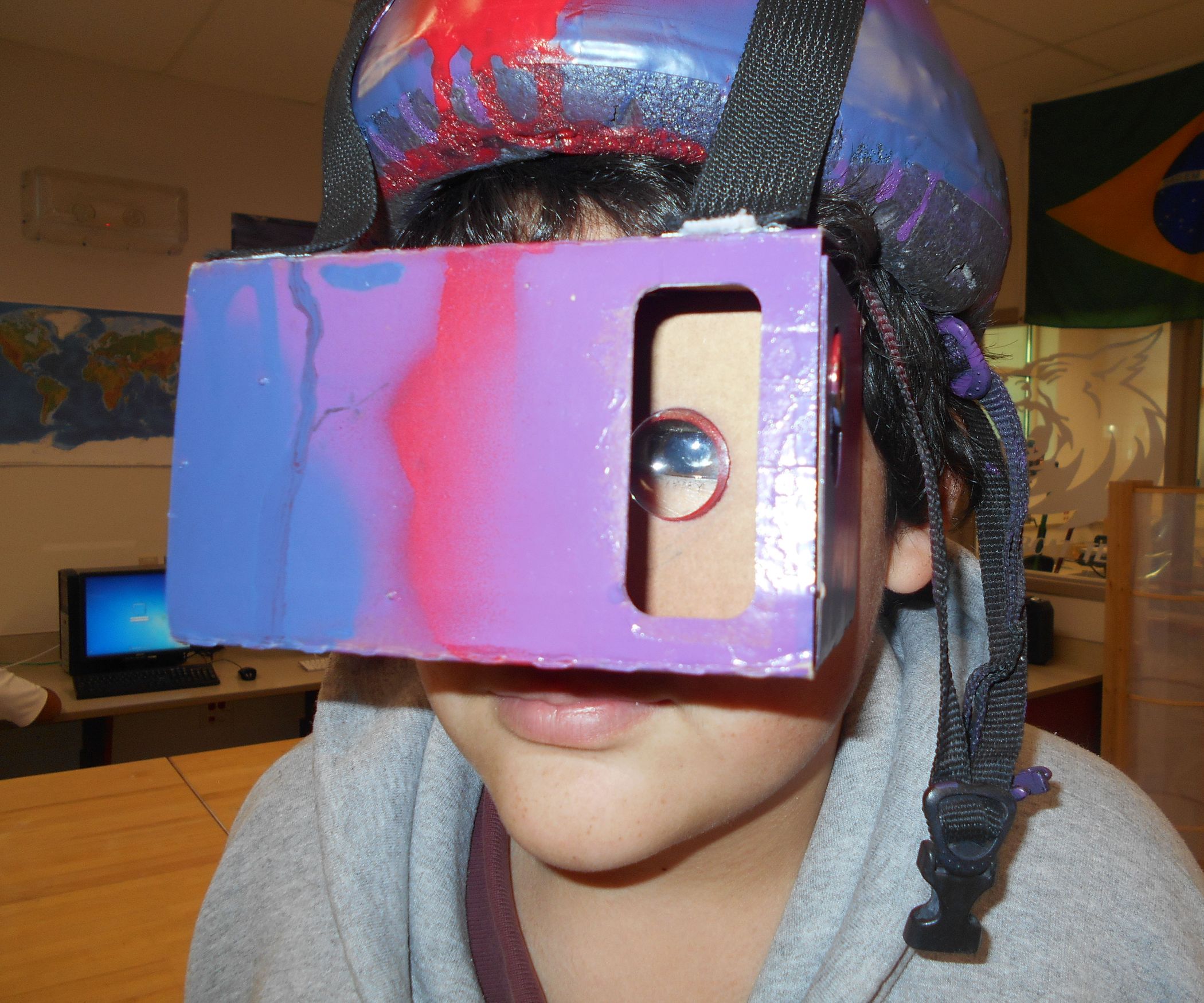 DODOcase VR Viewer With Helmet : 5 Steps - Instructables