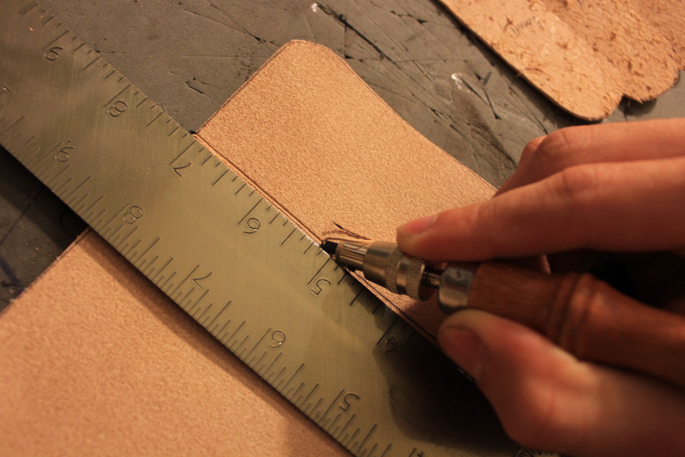 Leather Pouch Tutorial & Intro to Basic Leather Working : 11 Steps ...