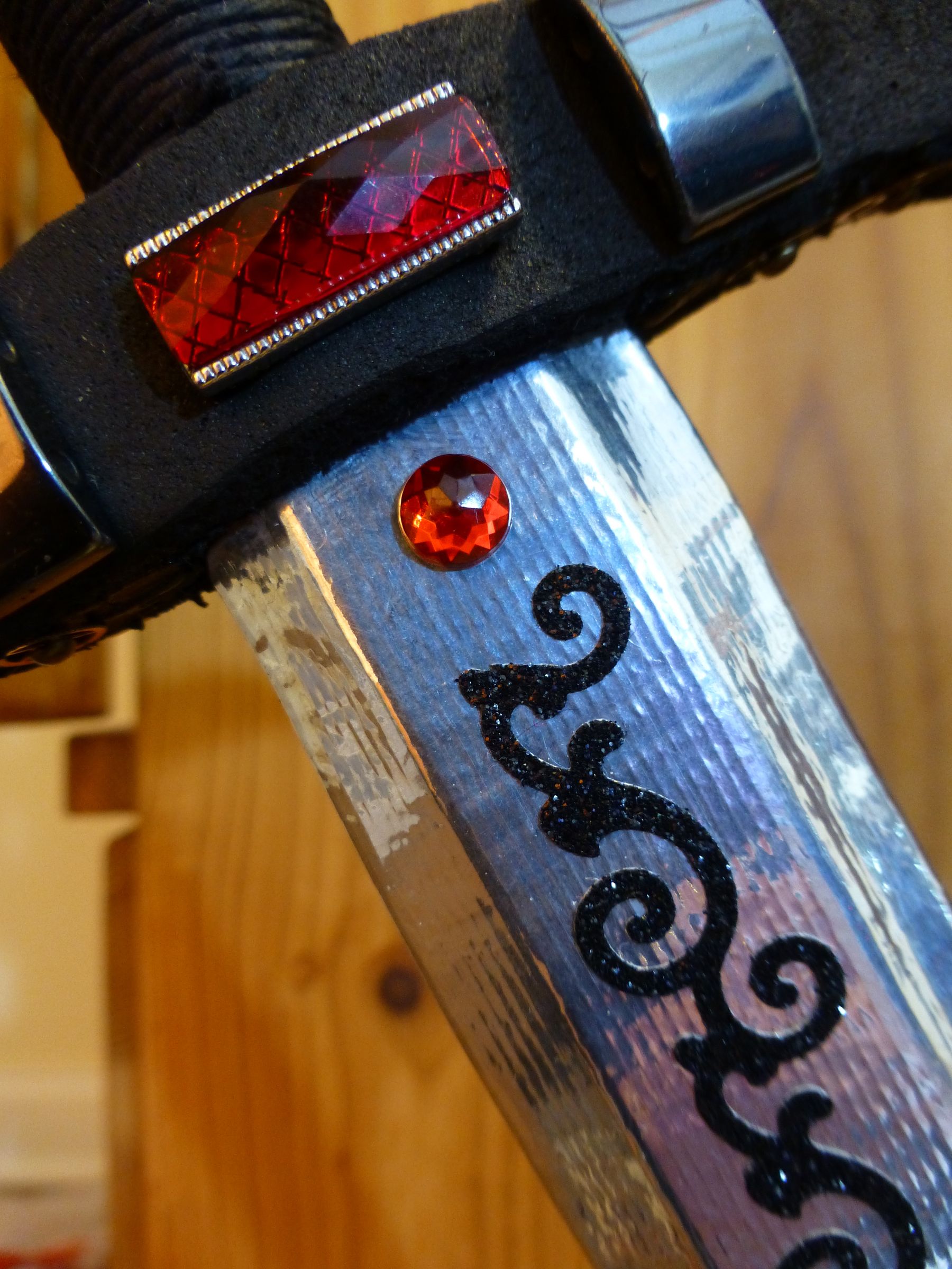 DIY Foam Weaponry : 9 Steps - Instructables