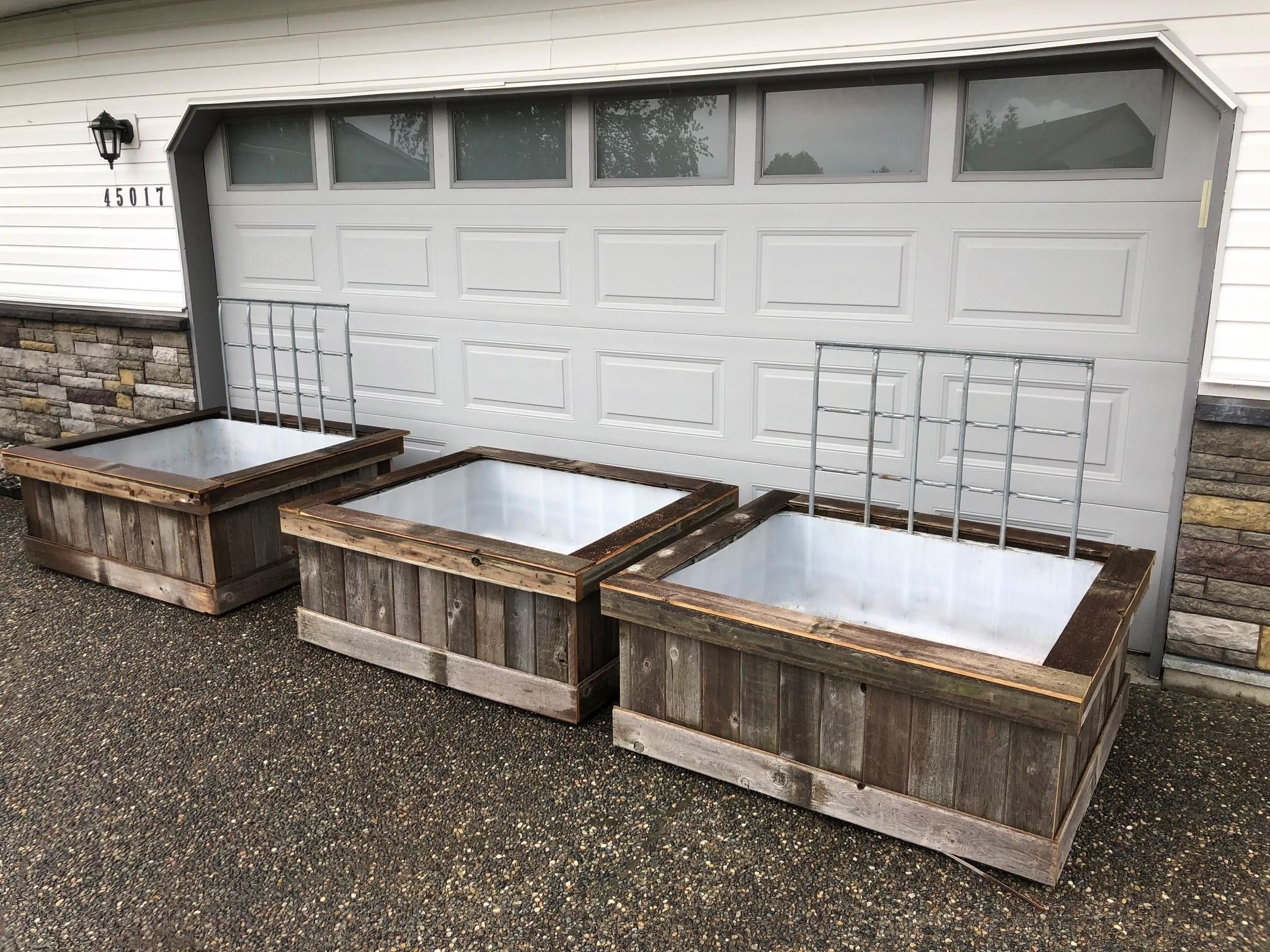 Garden Planters - From an IBC Tote and Old Fence : 13 Steps (with ...