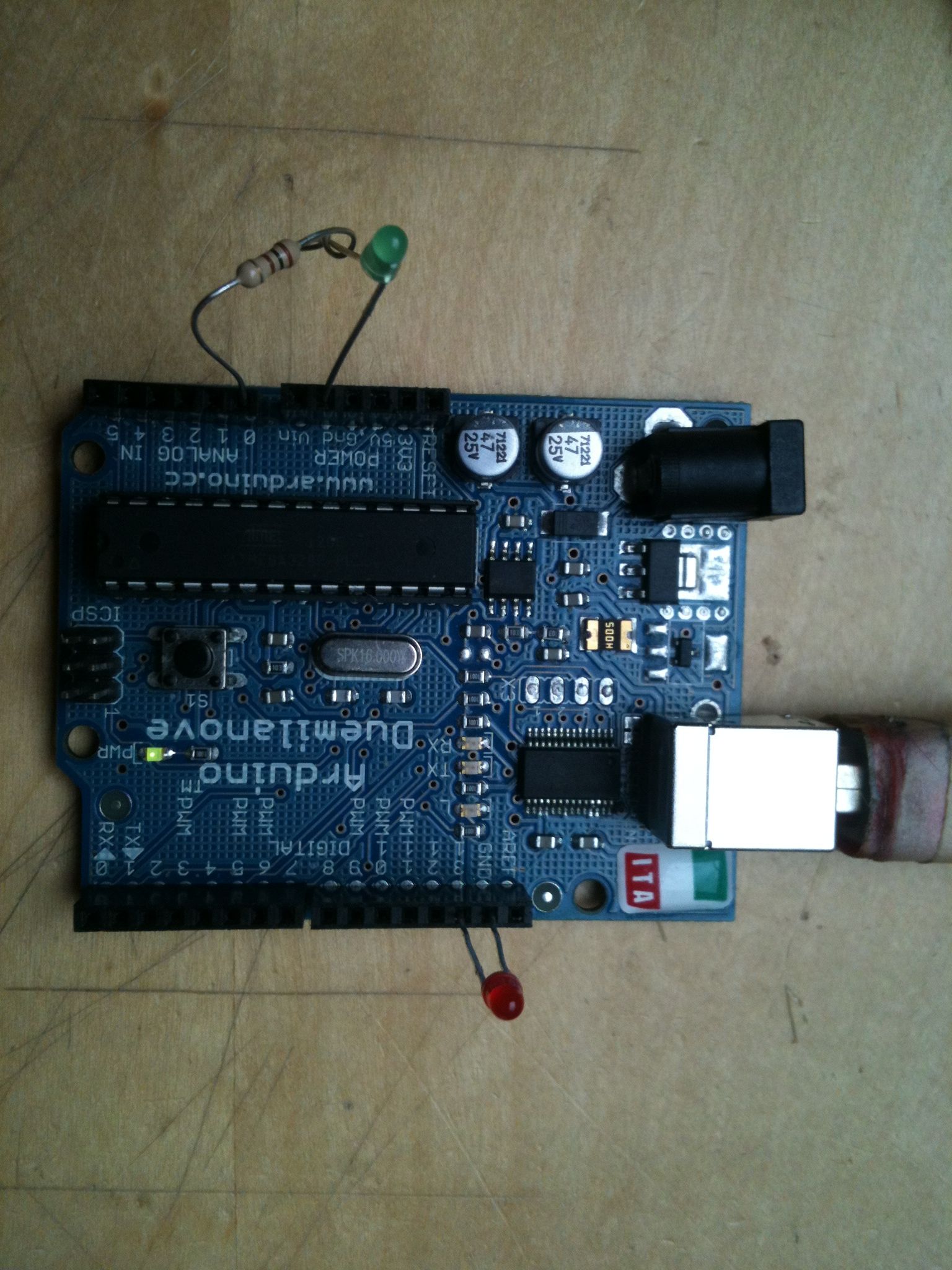 led traffic light using arduino DIY Project to Discover - FindingDIY