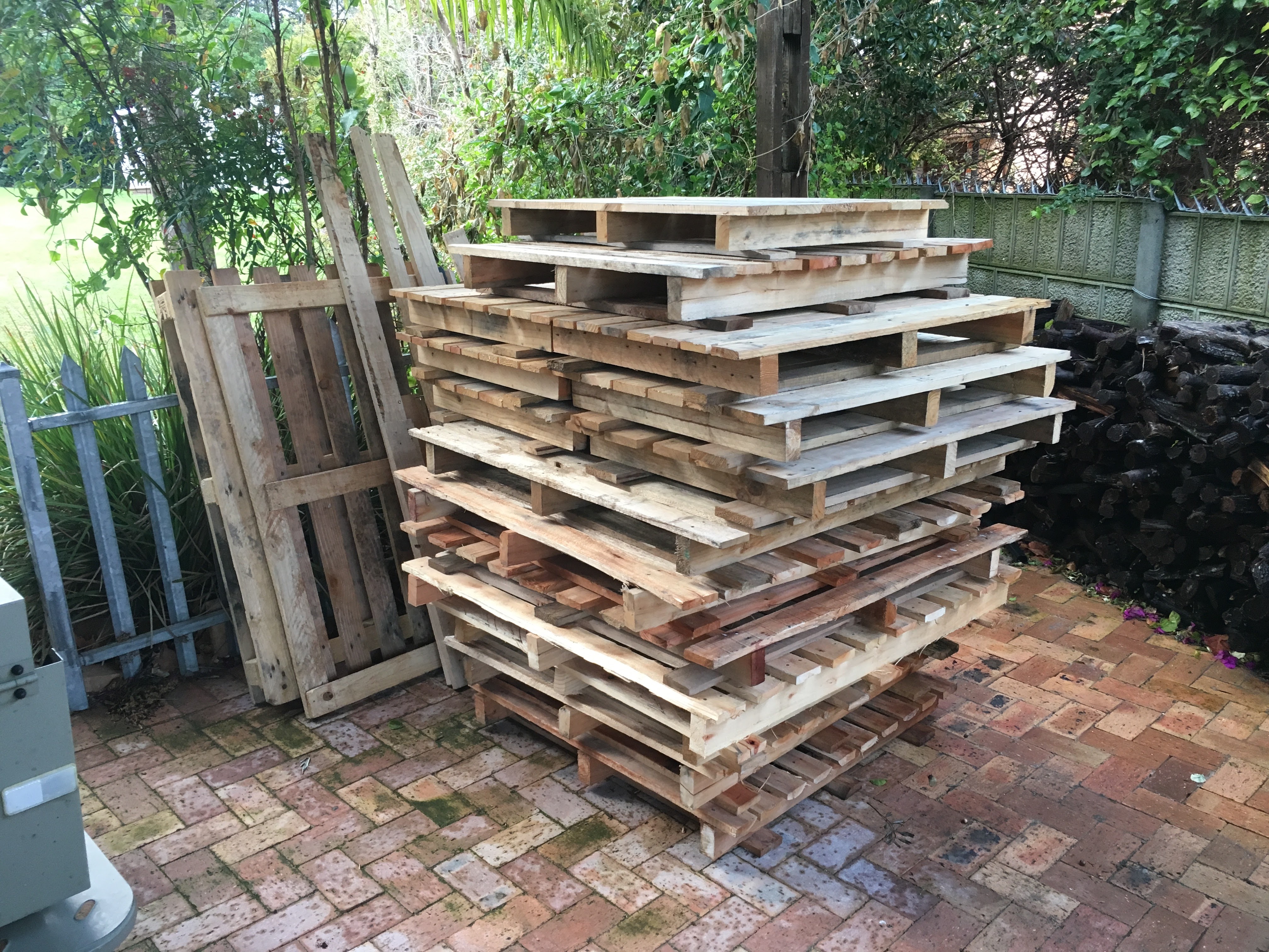 Pallet Tree House : 6 Steps (with Pictures) - Instructables