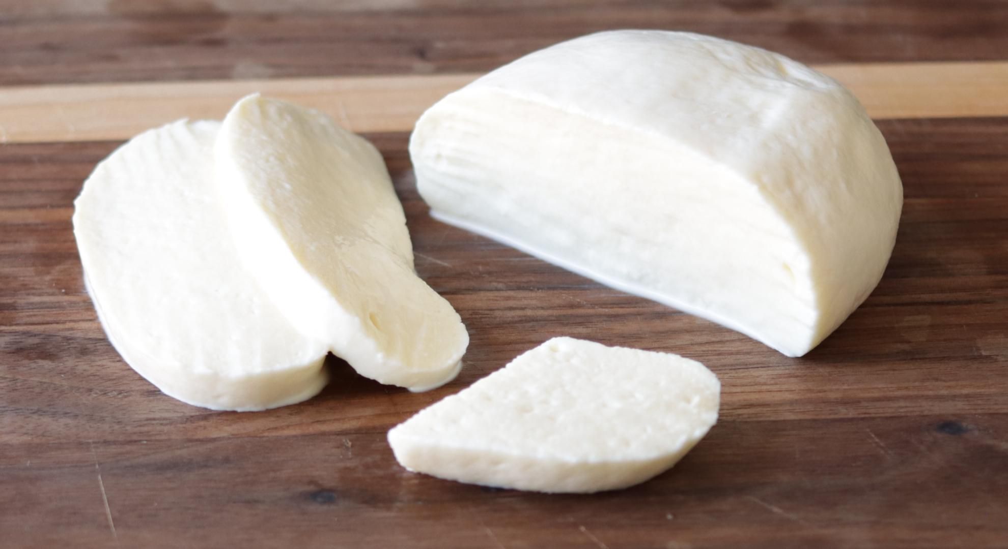 Homemade Mozzarella Cheese (Only 2 Ingredients!) : 9 Steps (with ...