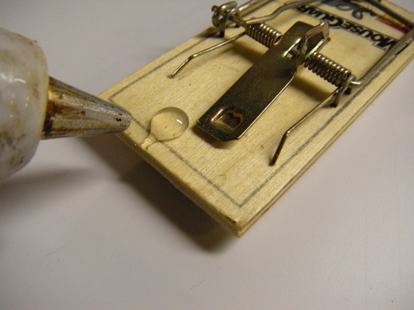 Simple Stinkbomb Trigger : 4 Steps - Instructables