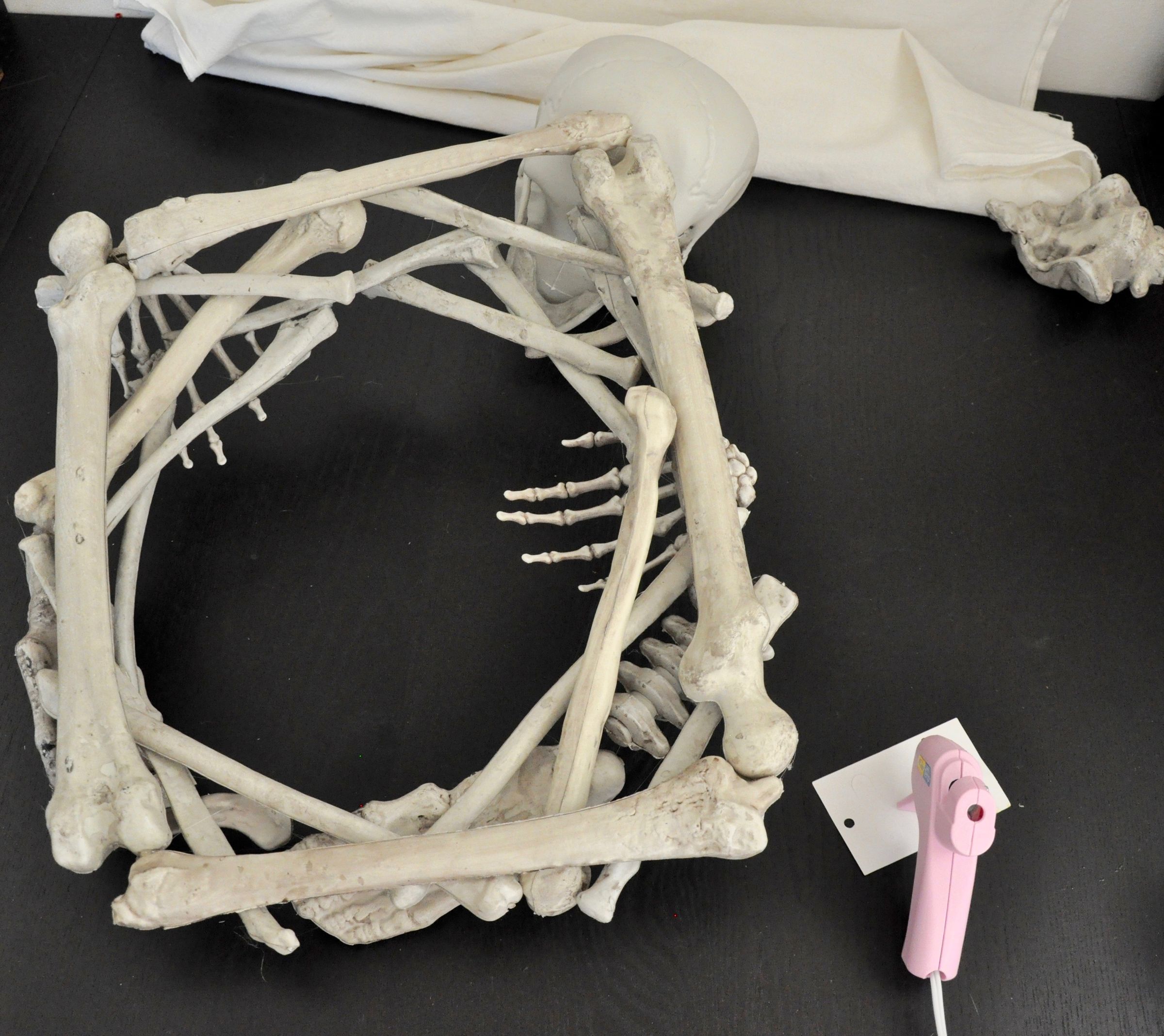 Skeleton Wreath : 7 Steps (with Pictures) - Instructables