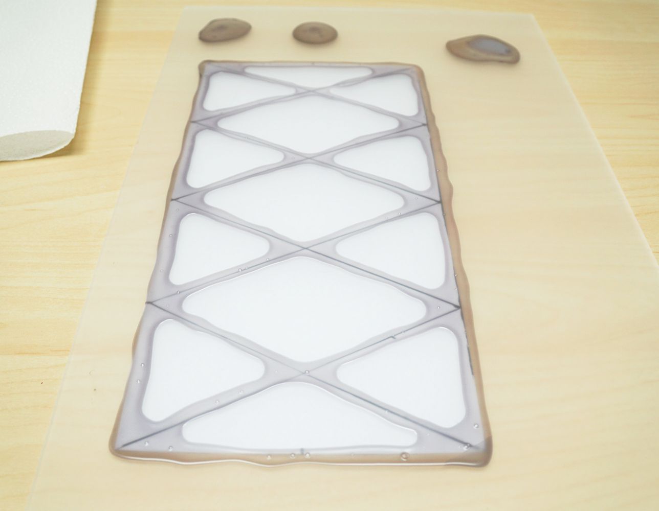 DIY Window Clings | How to Make Your Own Glass Decorations With PVA ...