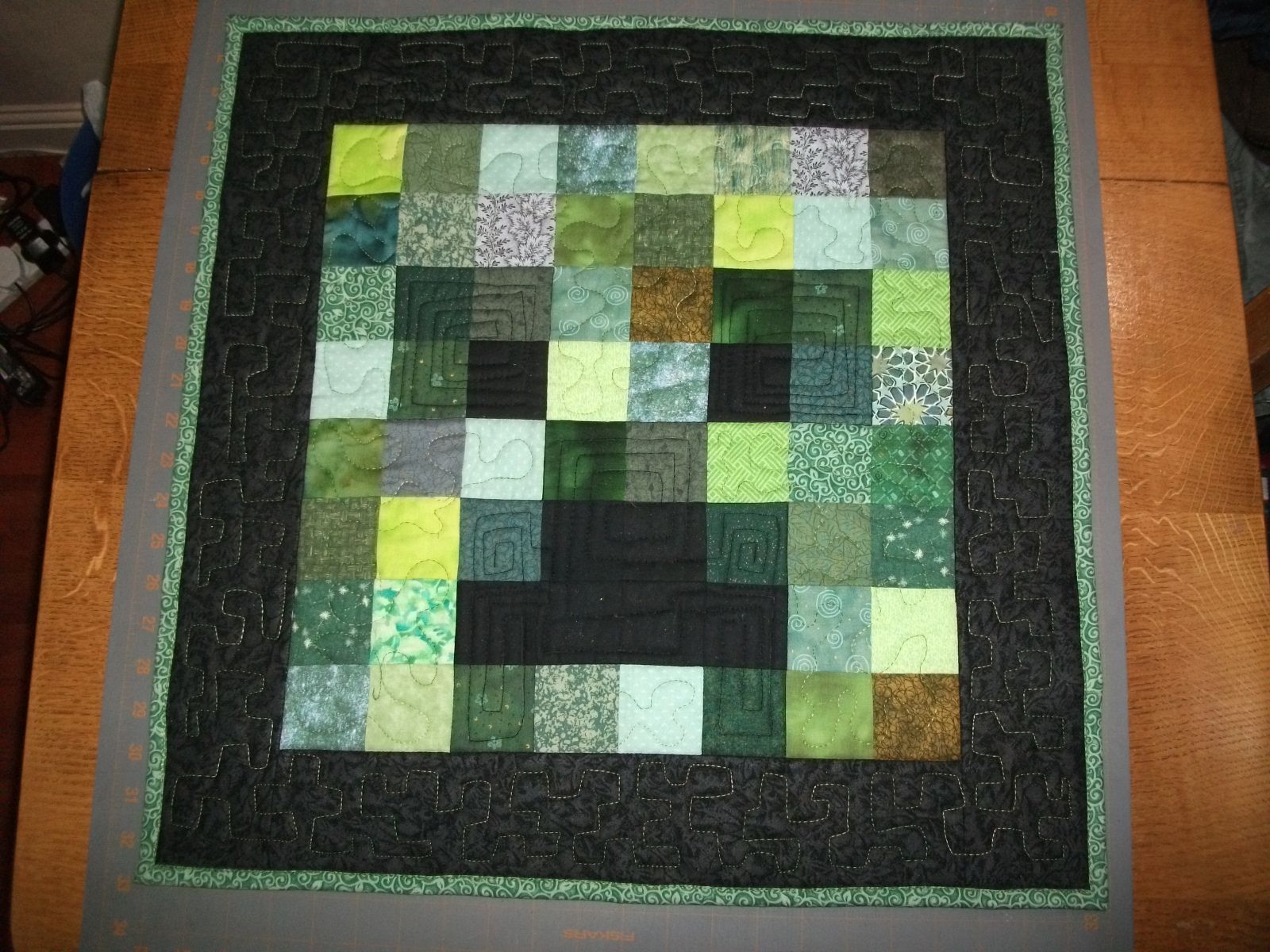 Minecraft Creeper Pillow / Cushion : 5 Steps (with Pictures ...