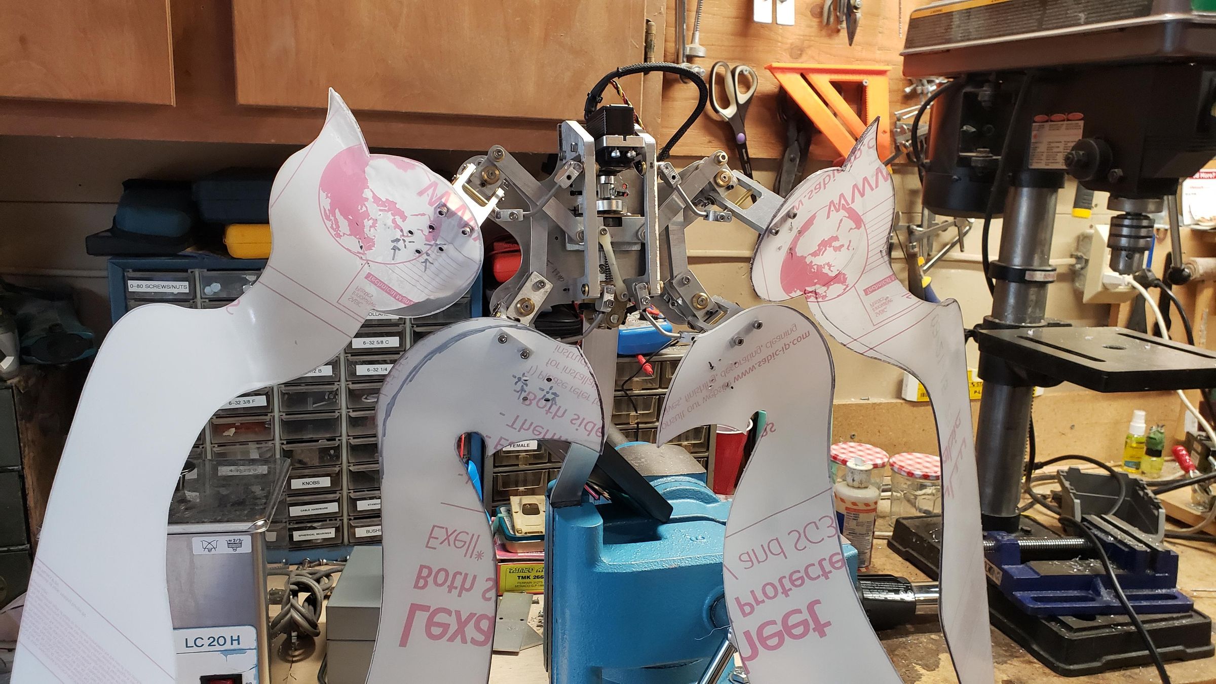 Animatronic Cosplay Wing Mechanics : 8 Steps (with Pictures ...