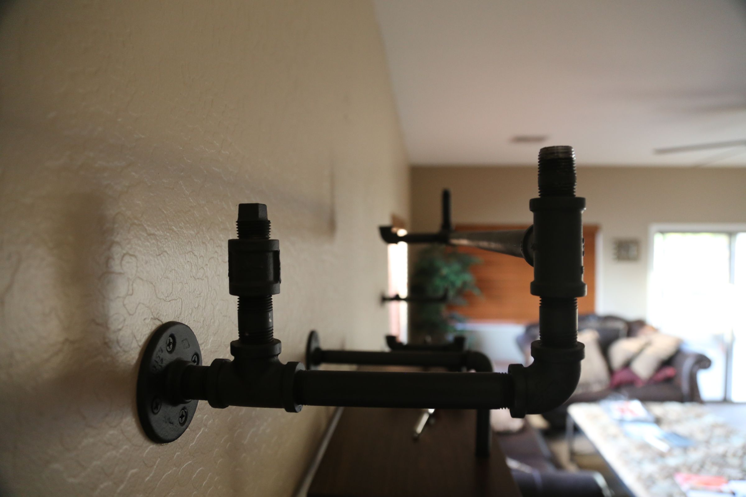 Industrial Pipe Shelving Built-In : 7 Steps (with Pictures) - Instructables